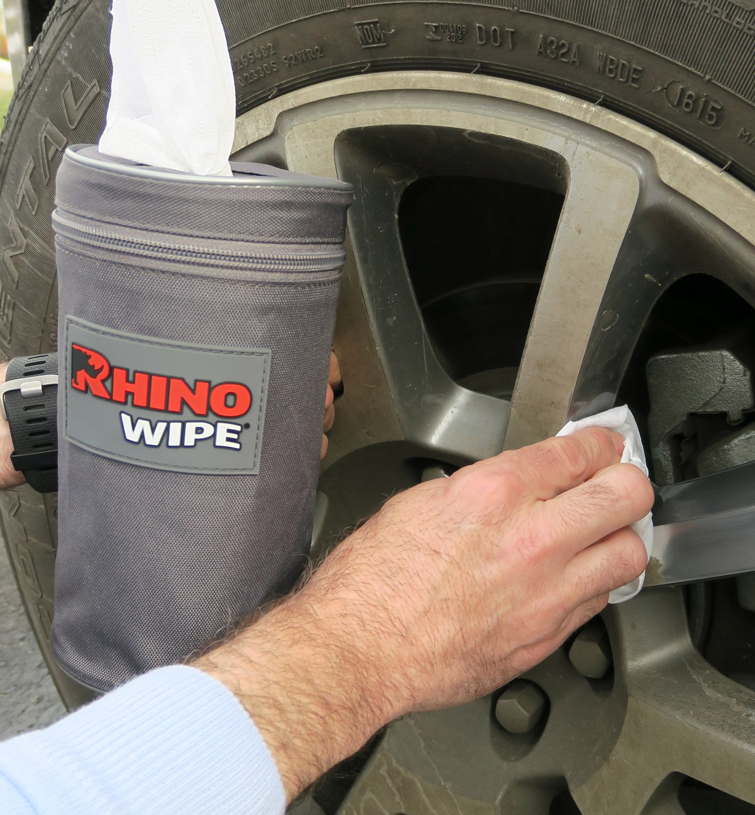 Rhino Wipe® Tote System With 75 Strong Dry Wipes - DON'T MESS WITH THE RHINO