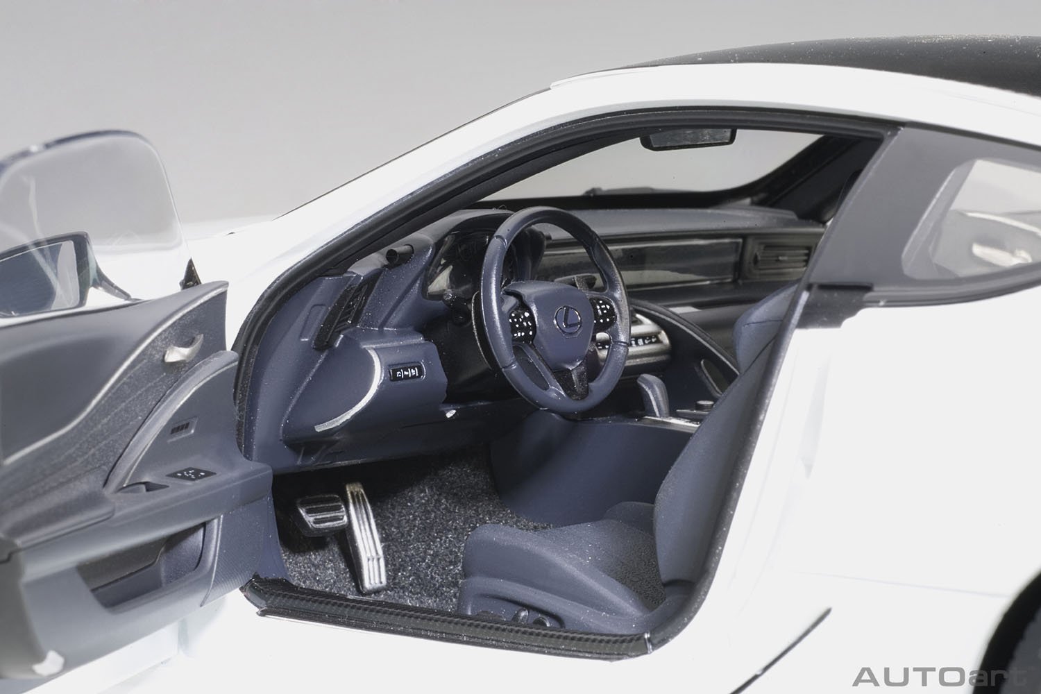 AUTOart Lexus LC500 Metallic White 1/18 Model Car 78846