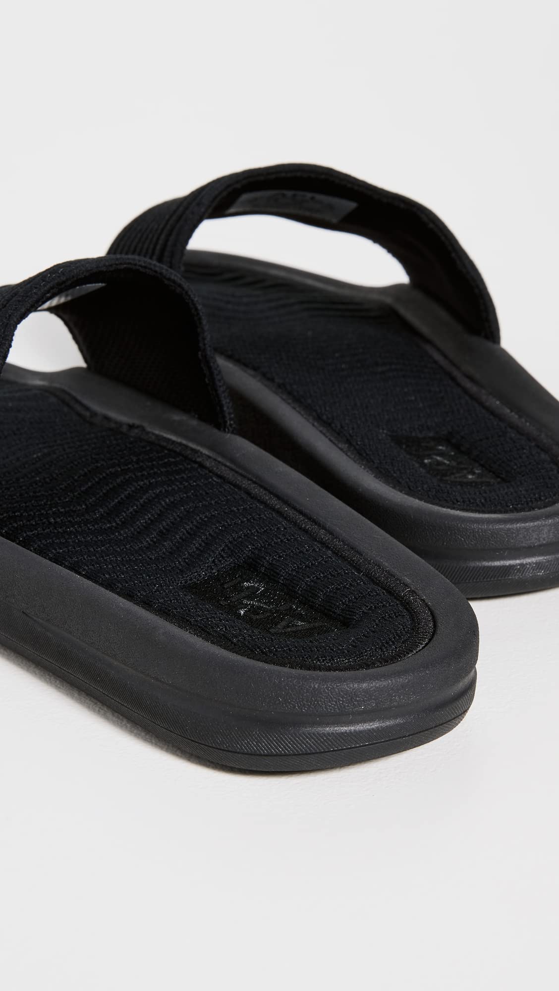 APL: Athletic Propulsion Labs Women's ZigZag Slides, Black, 6 Medium US