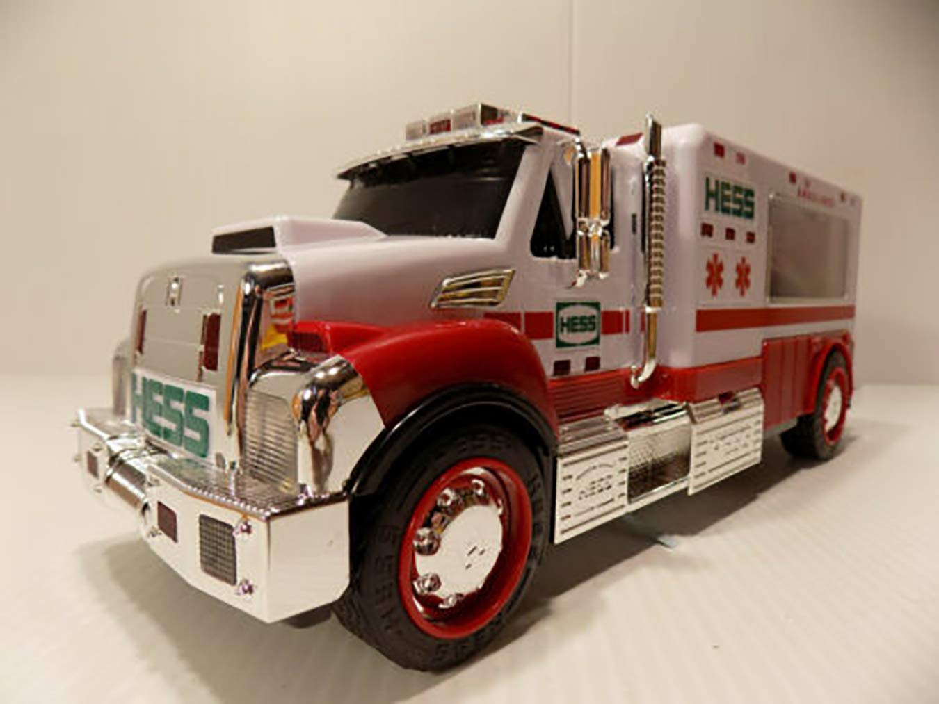 Hess Toy Truck 2020 Ambulance and Rescue