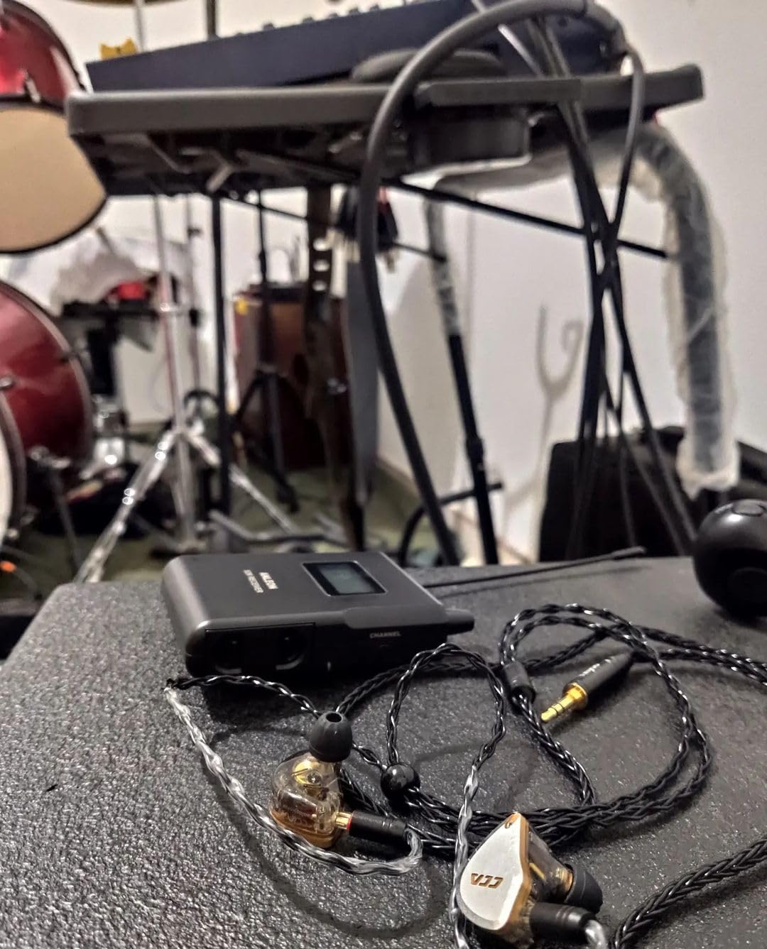 ANLEON S2 Wireless In-ear Monitor System UHF (561-568MHz, Transmitter and Receiver)