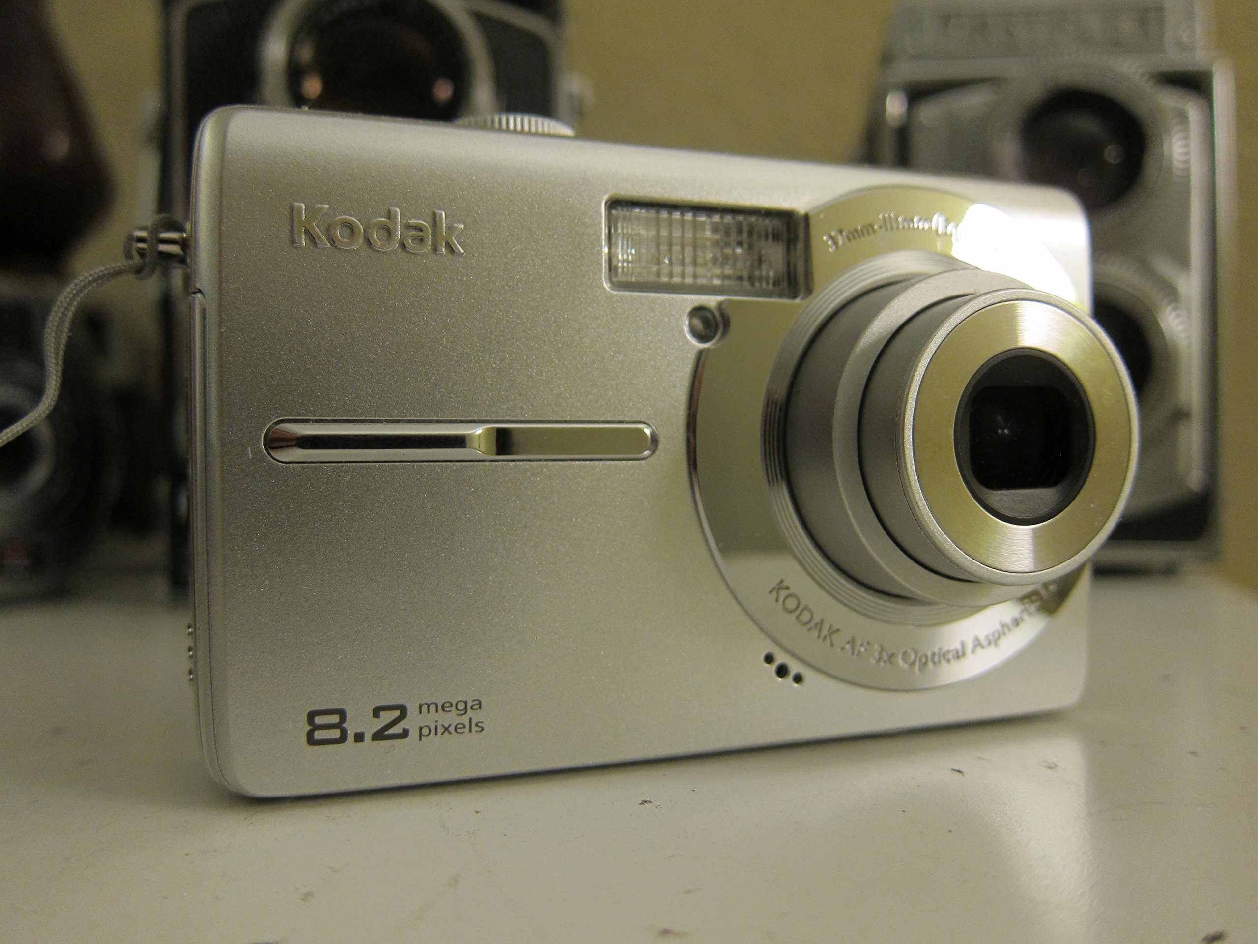 Kodak EasyShare MD853 8.2MP 3X Optical/5x Digital Zoom Camera