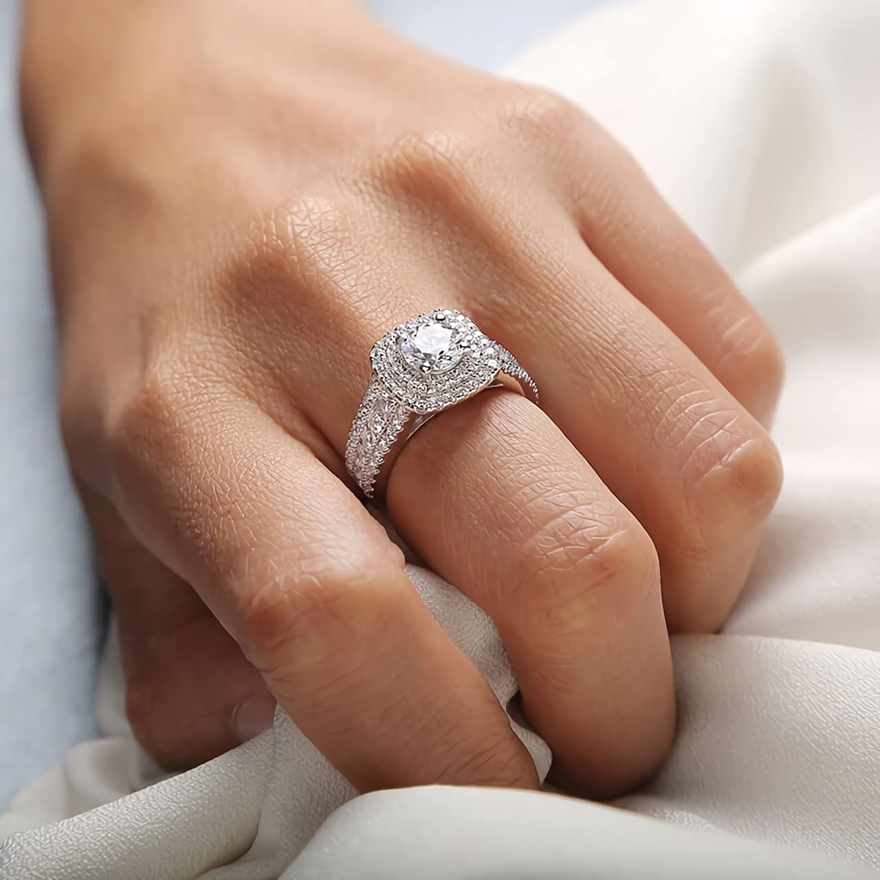 Ayafee 925 Sterling Silver 2CT Moissanite Engagement Rings for Women, Platinum Plated Silver Women's Engagement Ring for Wedding, Anniversary - Size 6