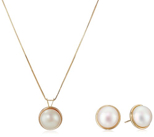 Amazon Collection 14k Yellow Gold 9.5-10mm White Bezel Design Cultured Freshwater Pearl Pendant Necklace and Stud Earrings Jewelry Set