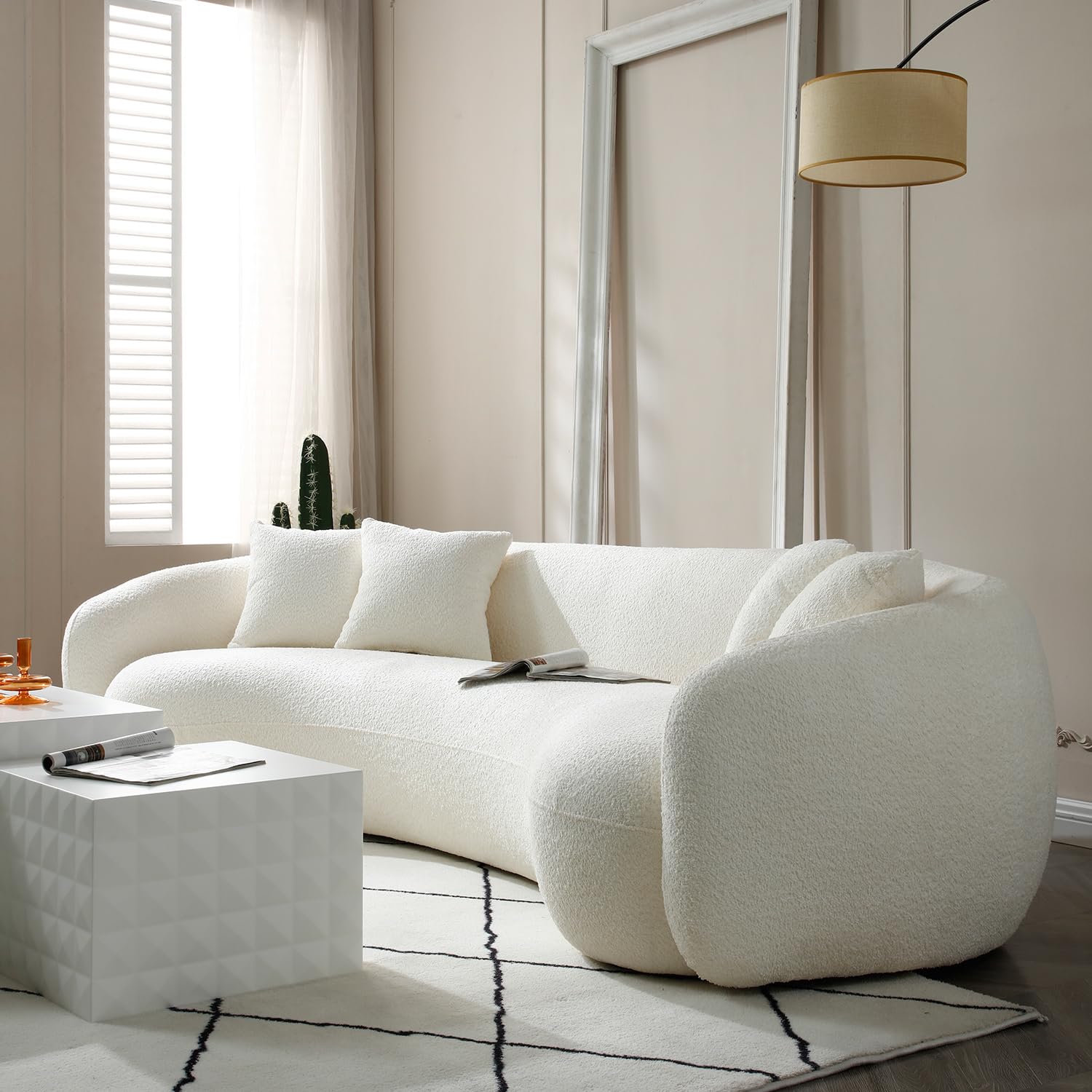BAMOOLI 101'' Curved Sofa Couch, Mid Century Modern Half Moon Living Room Sofa, Luxury 5-Seat Sofa Round Couch with 4 Throw Pillows, Teddy Fleece Leisure Couch for Apartment, Office, Bedroom, Beige