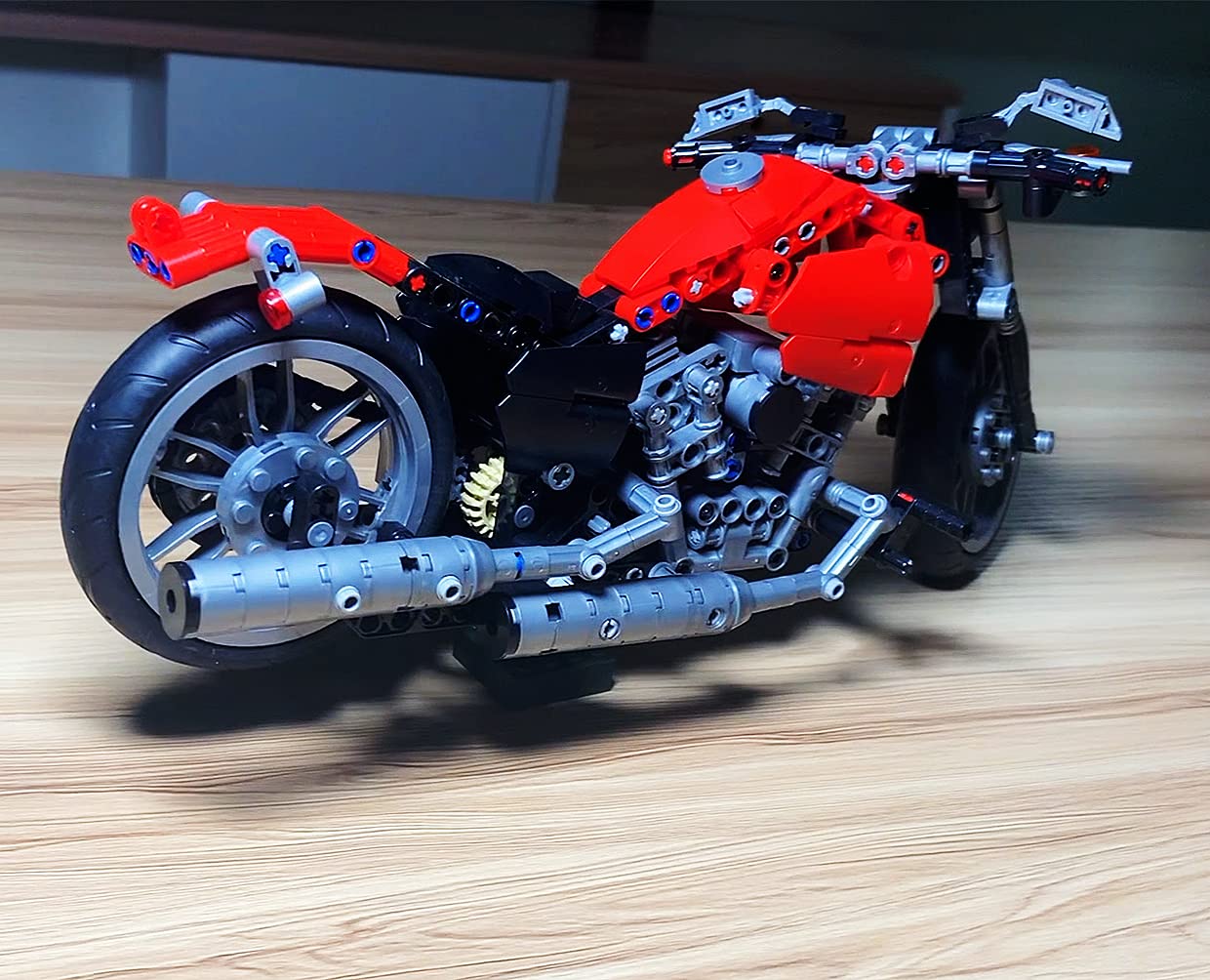 MANYI Motorbike Toy Building Kit,Build A Motorcycle Building Blocks Set Model,Featuring Gearbox and Suspension(613Pieces)