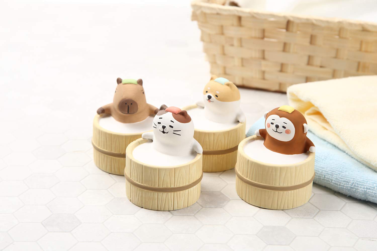Aroma Ceramic Stone Diffuser [Japan Import] Aromatherapy Essential Oil Diffuser, Non Electric, Passive, Unique, Cute, Animal, Design for Women, Men, and Gifts (Bathing Dog)