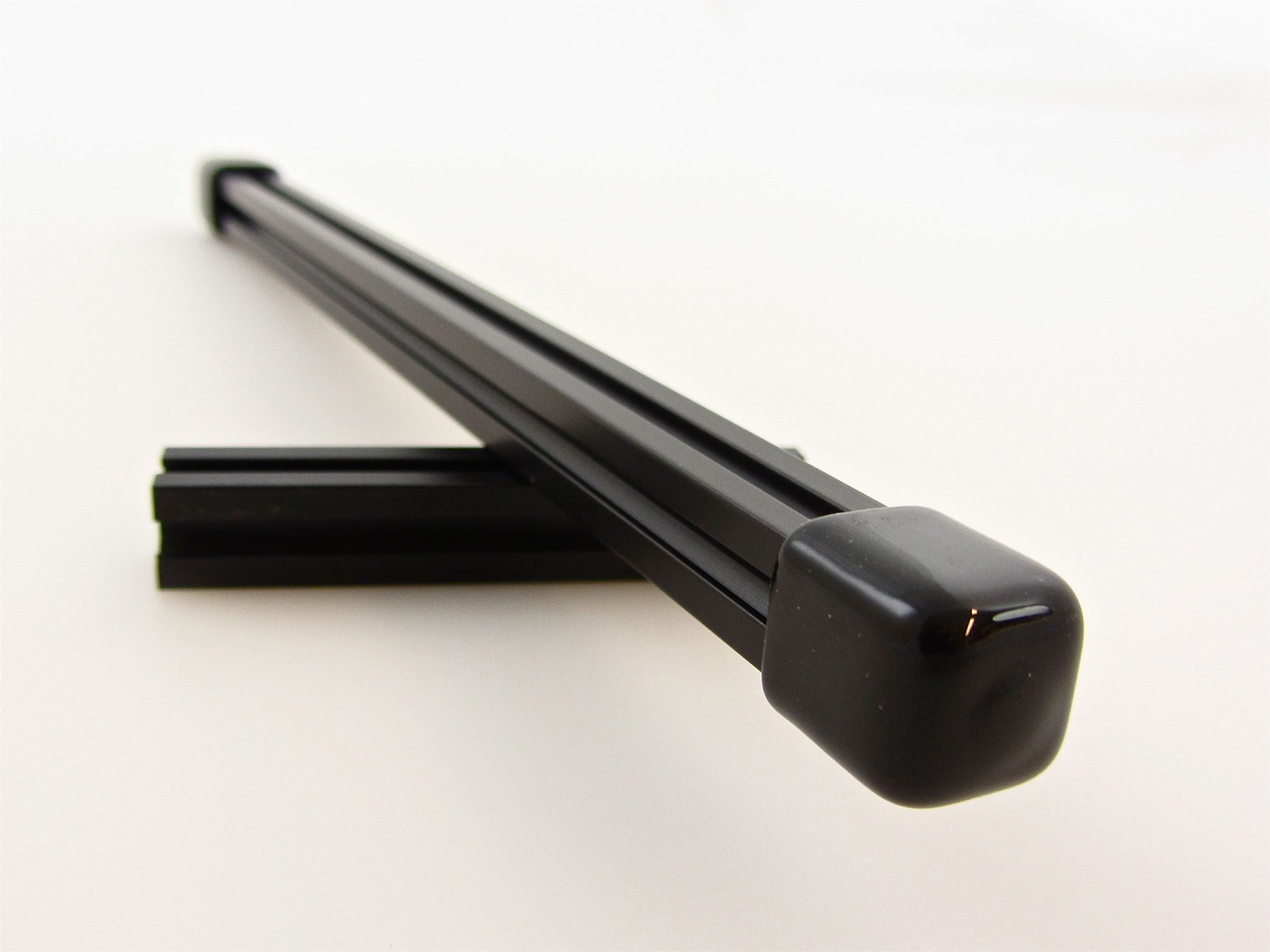 MakerBeam Vinyl End Caps, Black (Pack of 8)