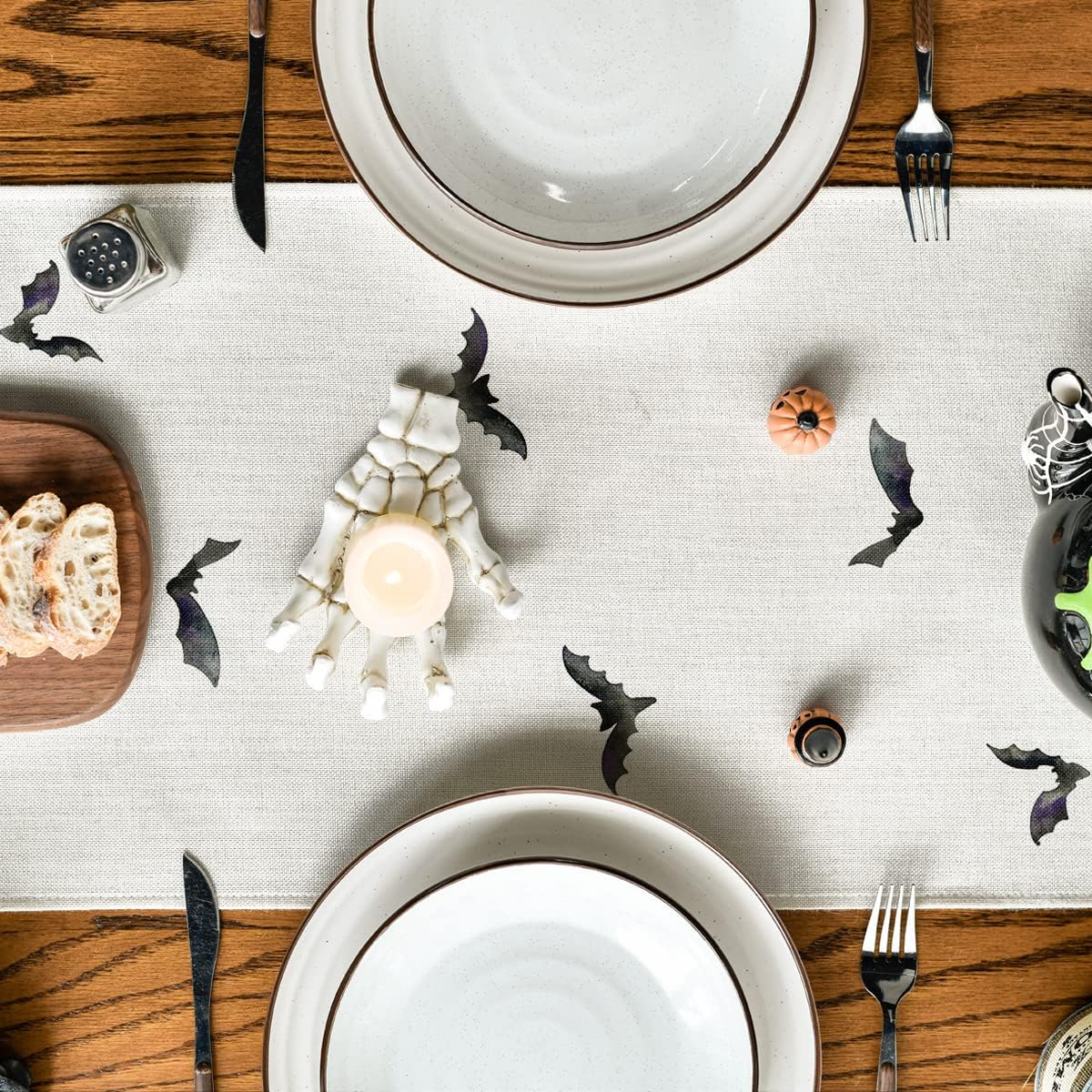 Artoid Mode Silhouette Black Bats Halloween Table Runner, Fall Kitchen Dining Table Decoration for Home Party Decor 13x72 Inch