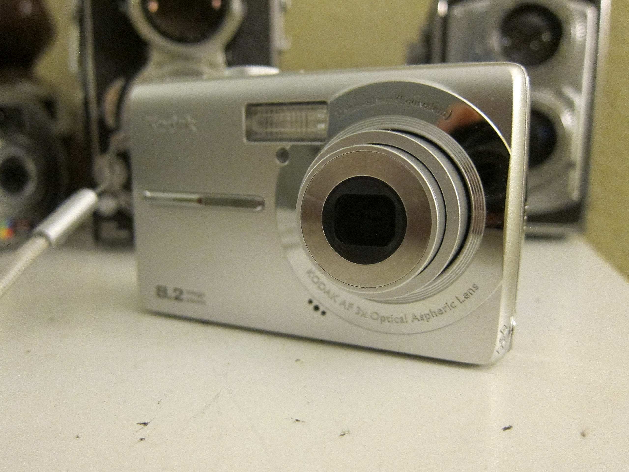 Kodak EasyShare MD853 8.2MP 3X Optical/5x Digital Zoom Camera