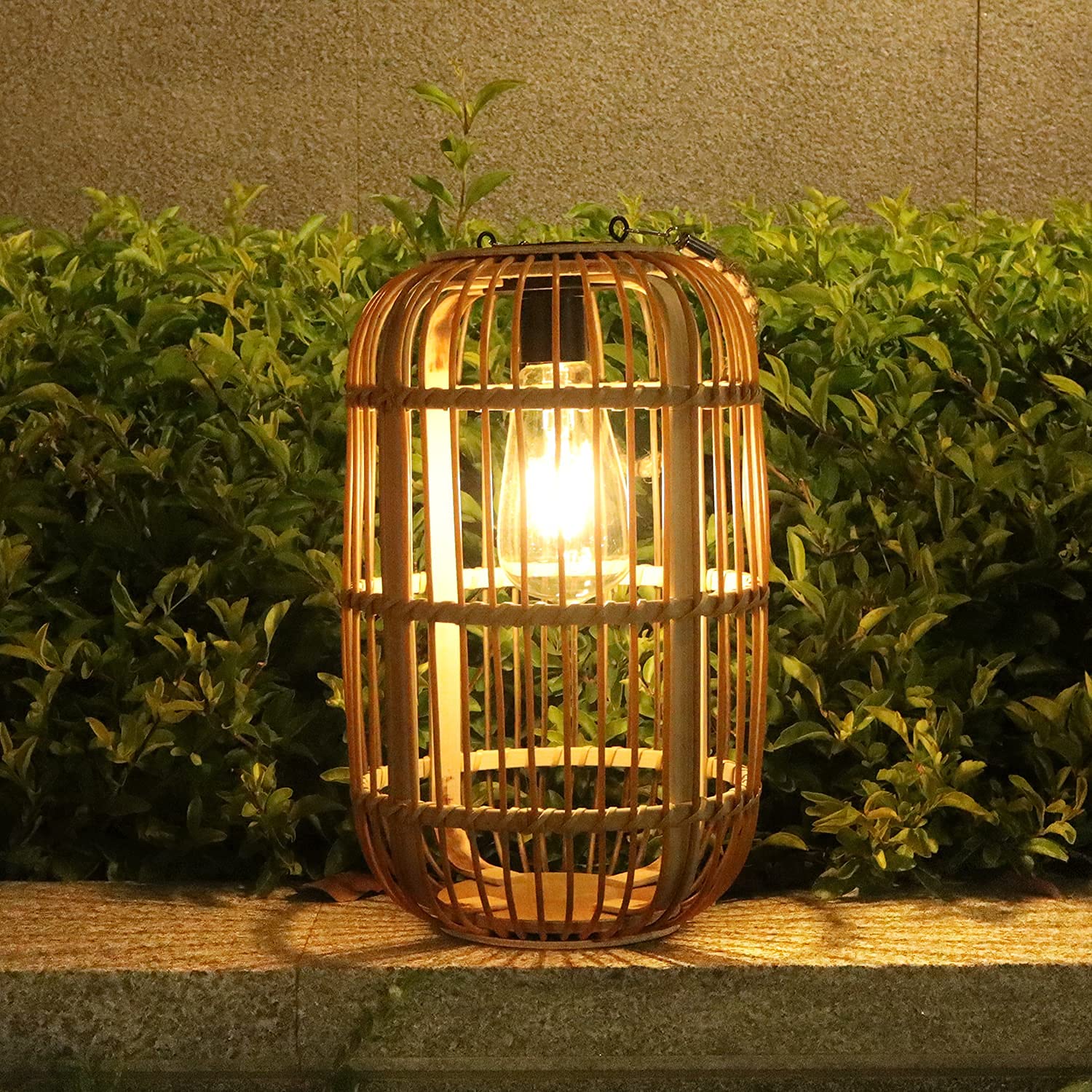 Outdoor Solar Lantern Hanging Light, Natural Rattan Solar Lantern with Handle Waterproof Decoration Table Lamp, Suitable for Patio Garden Decoration Solar Big Light, Edison Bulb, Auto On/Off