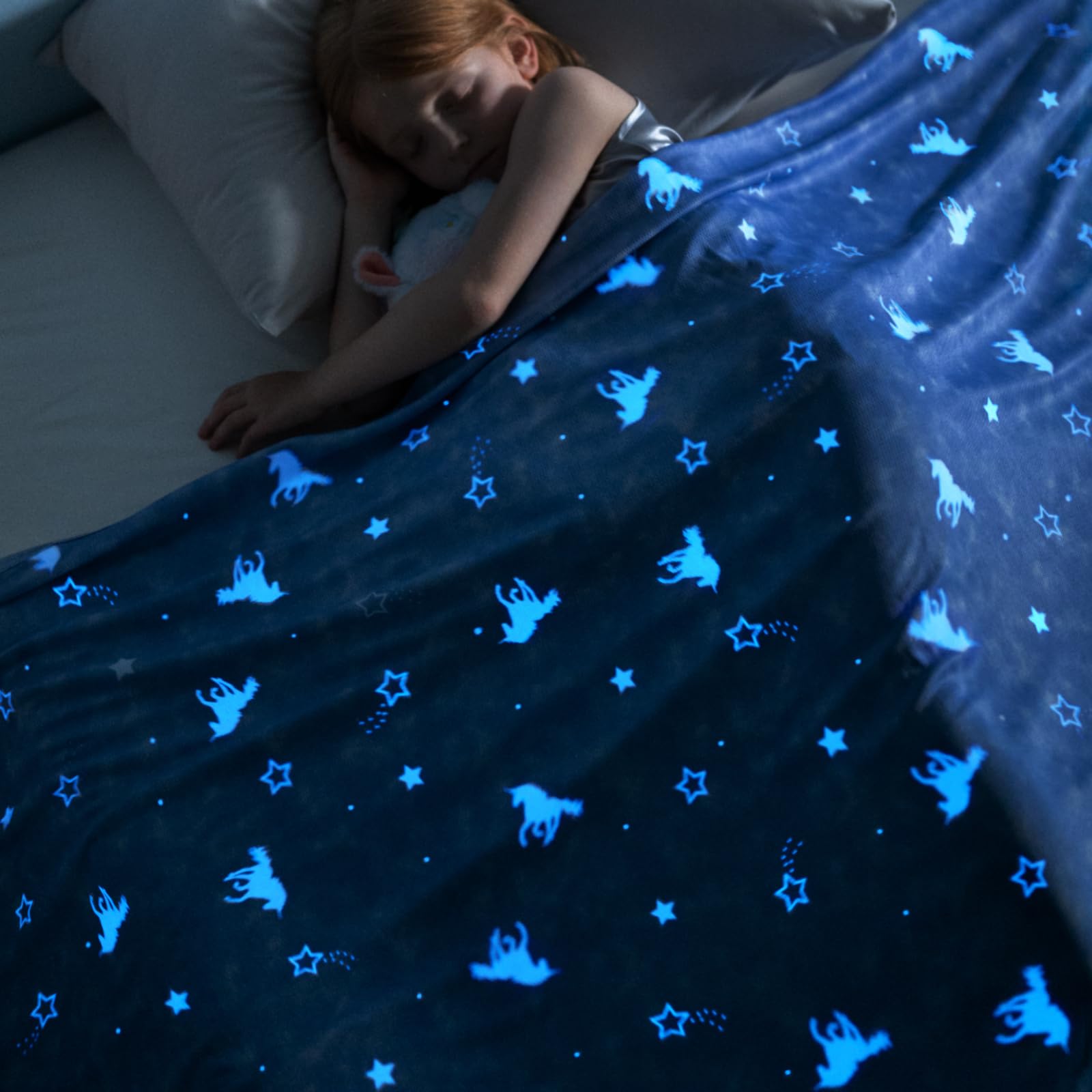 Elegear Kids Cooling Blanket for Hot Sleeper, Glow in The Dark Blanket As Gifts for Girls Boys, Q-Max>0.5 Arc-Chill 3.0 Cool Fabric Keep Body Cool, Soft Summer Cold Blanket for Sleeping 51" x 67"