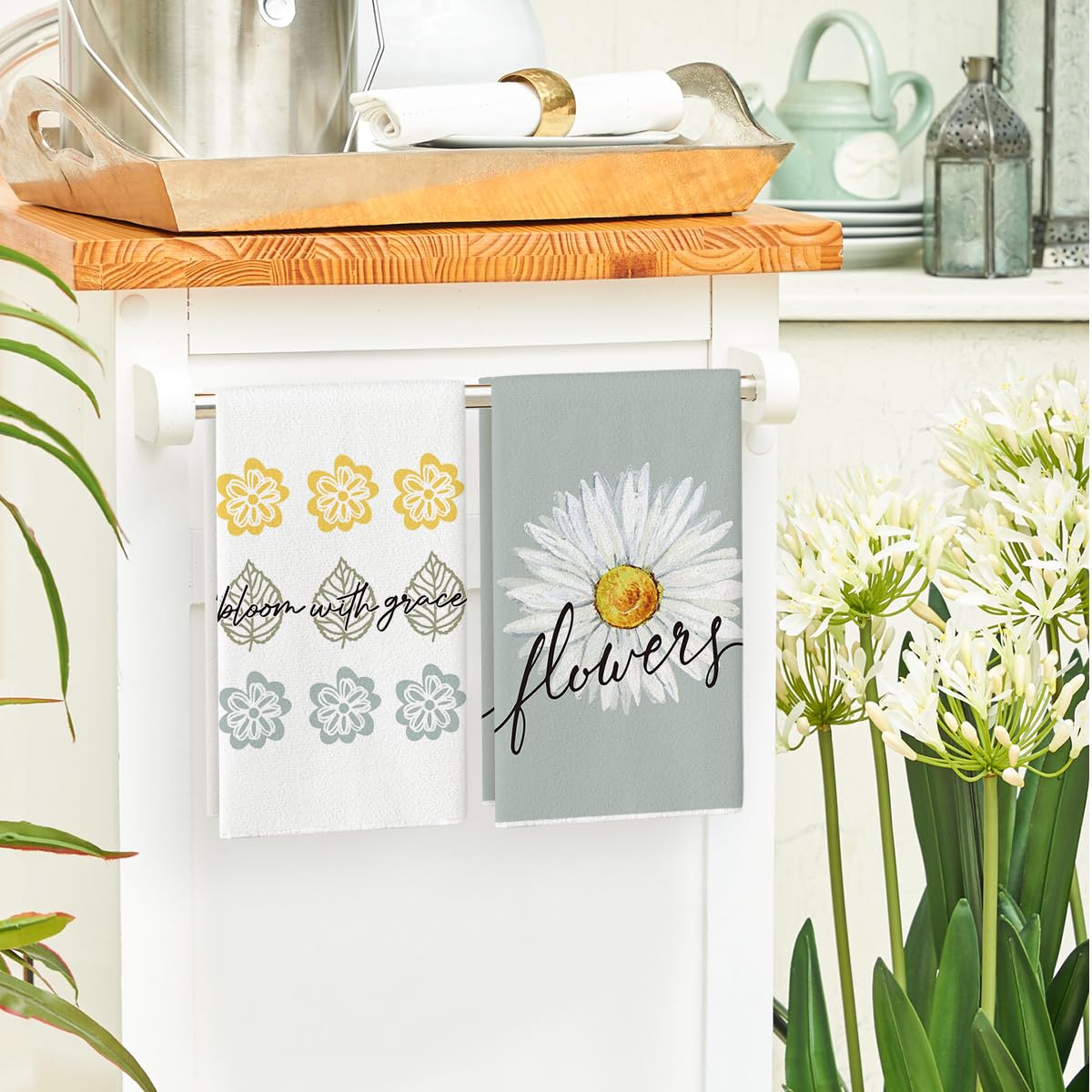 Artoid Mode Daisy Stripes Sunshine Blessed Bloom Summer Kitchen Towels Dish Towels, 18x26 Inch Seasonal Decoration Hand Towels Set of 4