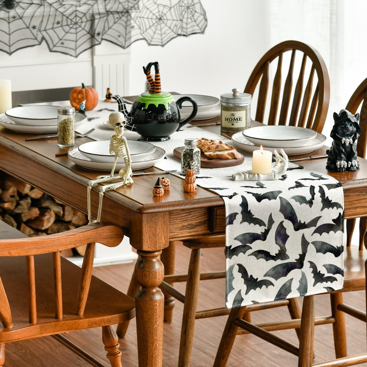 Artoid Mode Silhouette Black Bats Halloween Table Runner, Fall Kitchen Dining Table Decoration for Home Party Decor 13x72 Inch