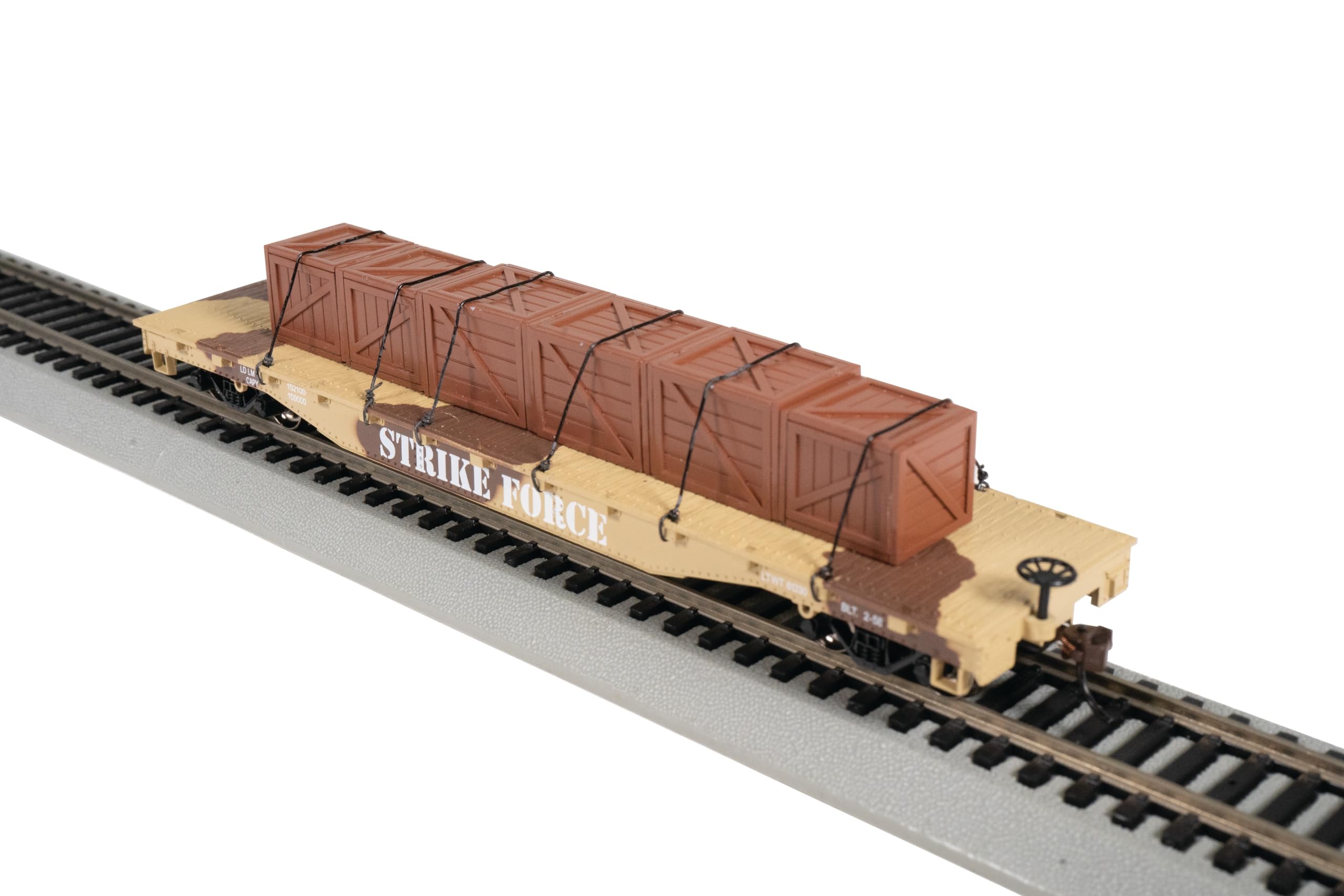 Bachmann Trains - 52’ Center Depressed Flat CAR - Desert Camouflage with CRATES - HO Scale