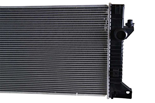 AutoShack Radiator Replacement for 2007-2008 Ford Expedition 2007-2008 Lincoln Navigator 5.4L V8 4WD RWD RK1222