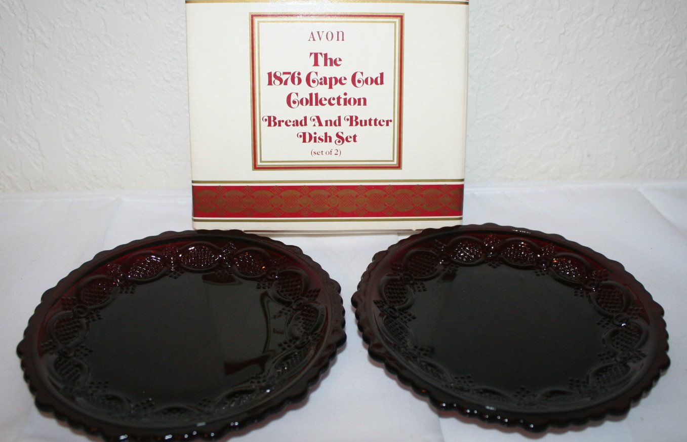 Avon 1876 Cape Cod Bread & Butter dishes - Set of 2