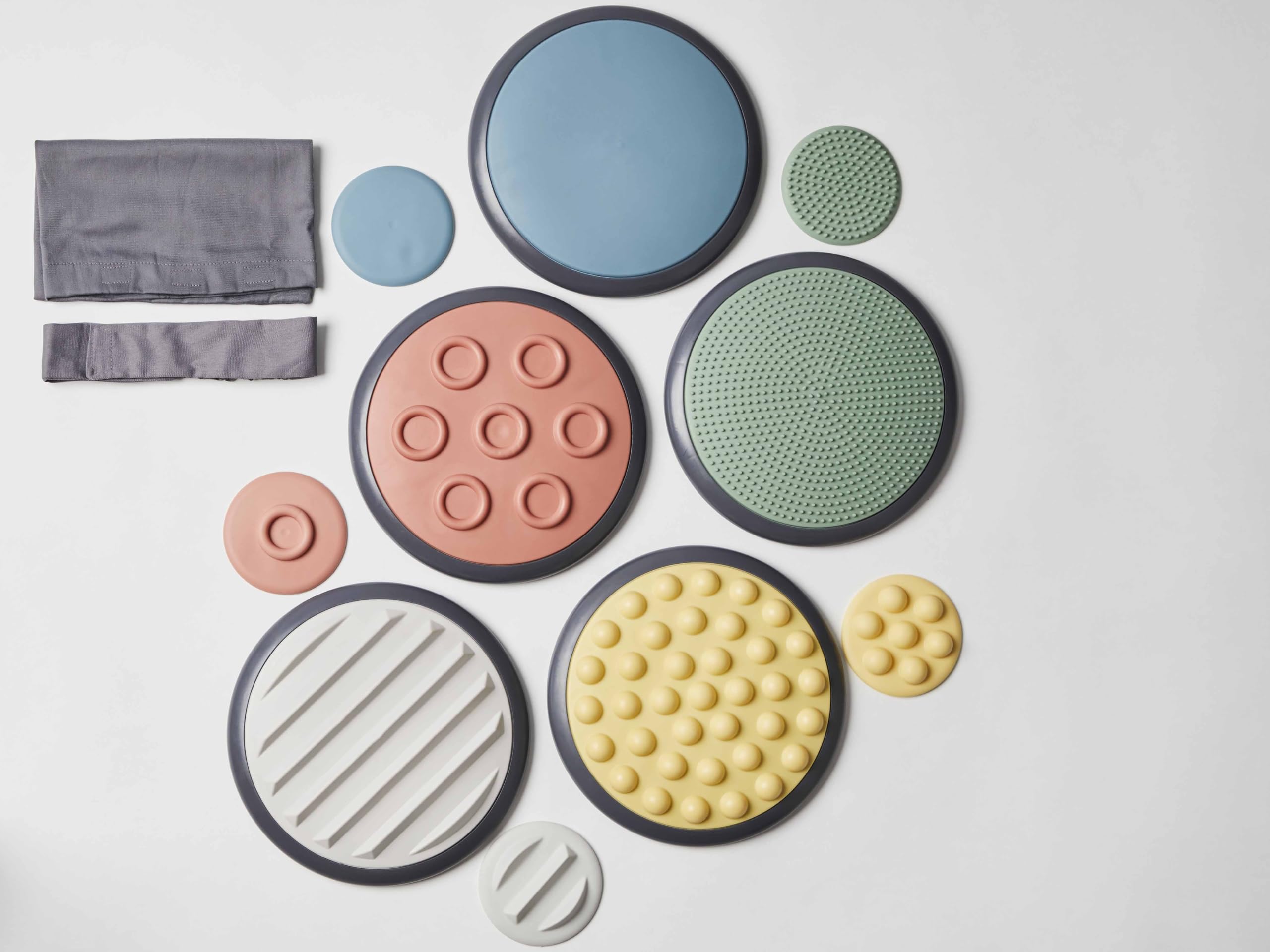 GONGE Tactile Sensory Discs - Set of 10 Textured Stepping Discs, Sensory Exploration, Cognitive Development - Includes Blindfold - Ages 1 and up - Nordic