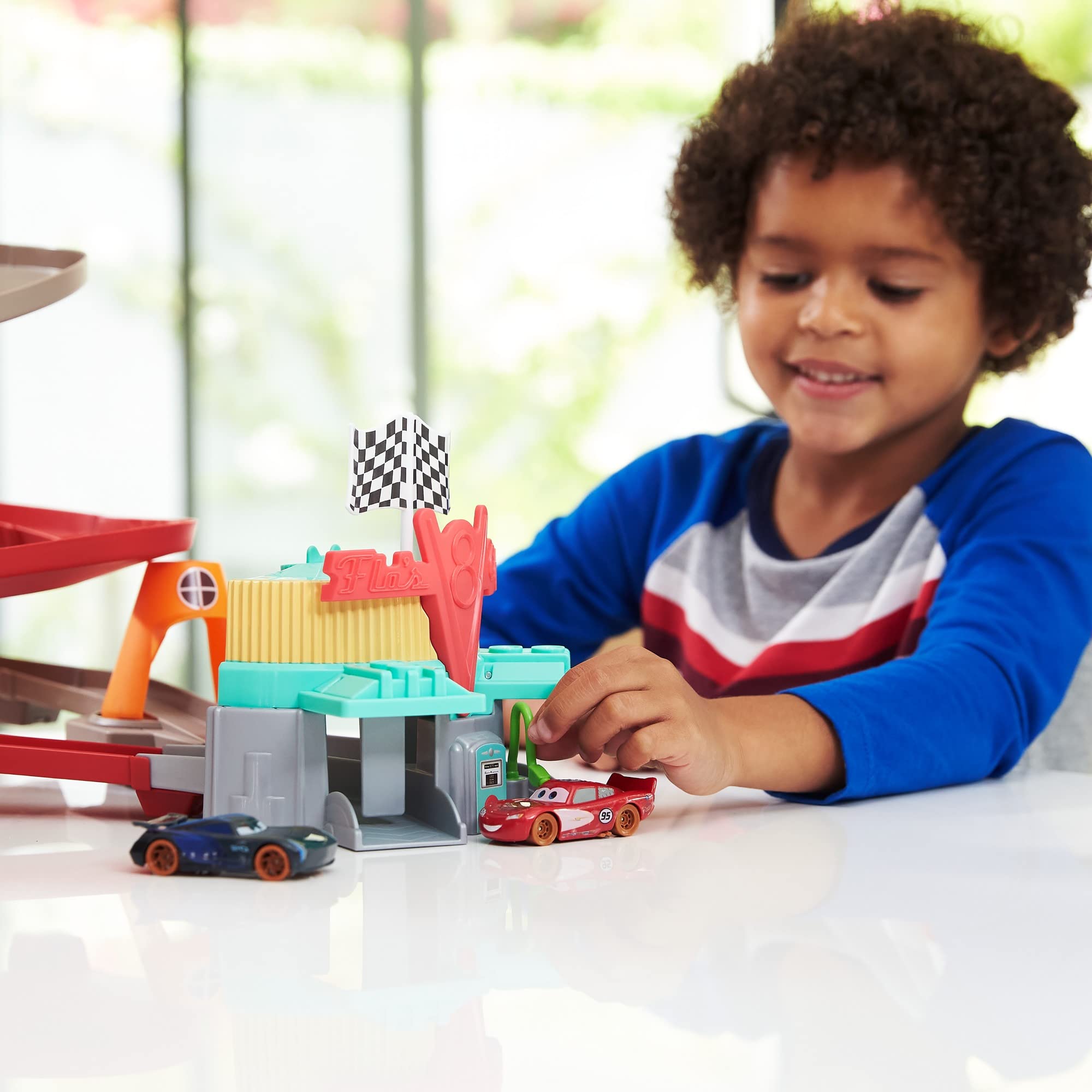 Disney and Pixar Cars Toys, Playset with 2 Vehicles, Radiator Springs Mountain Race 