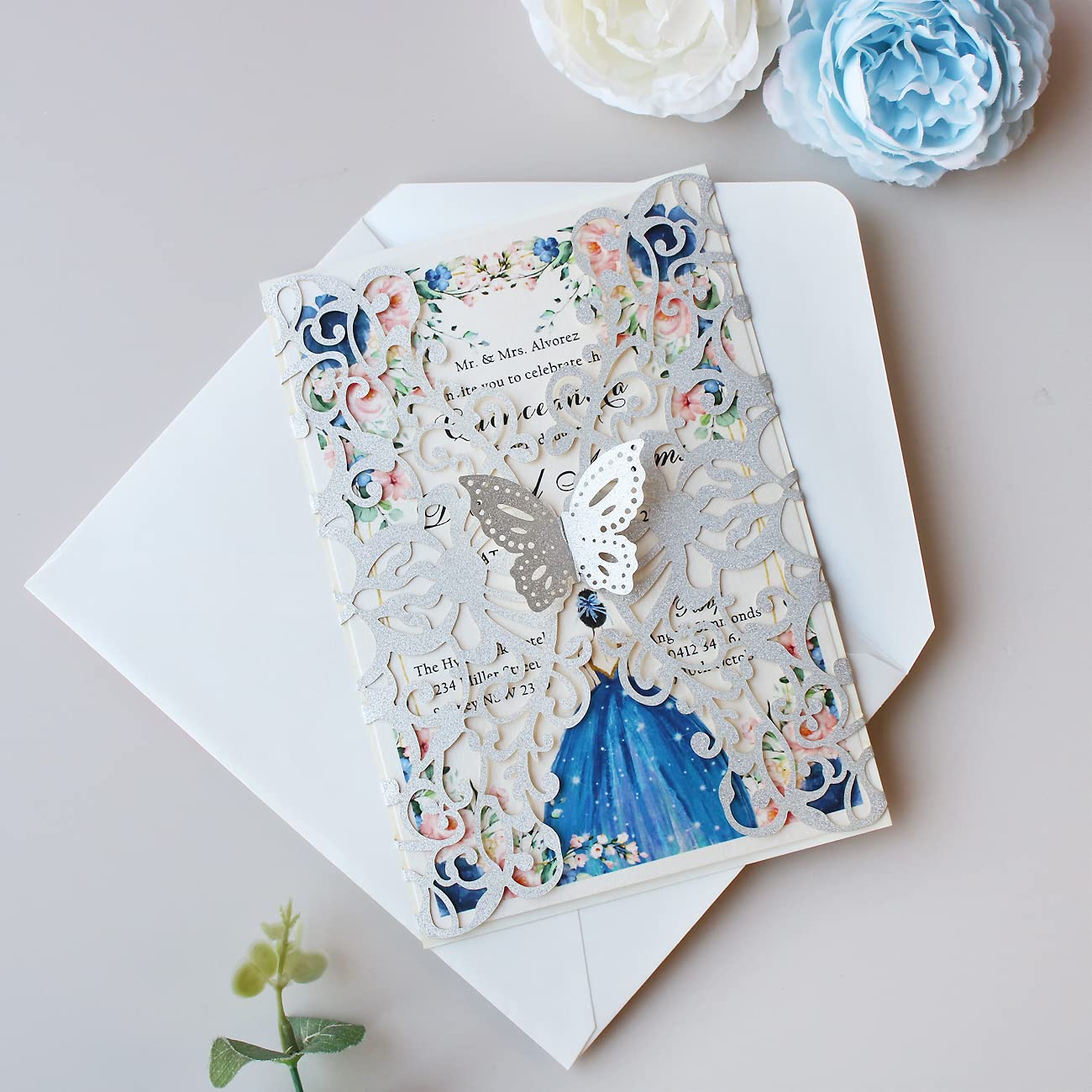 KUCHYNEE 20PCS 5.1x7.3 inch Silver Laser Cut Lace Flora Wedding Invitation Cards with Butterfly and Envelopes for QuinceaƱera Bridal Shower Wedding Invite (Silver Glitter)