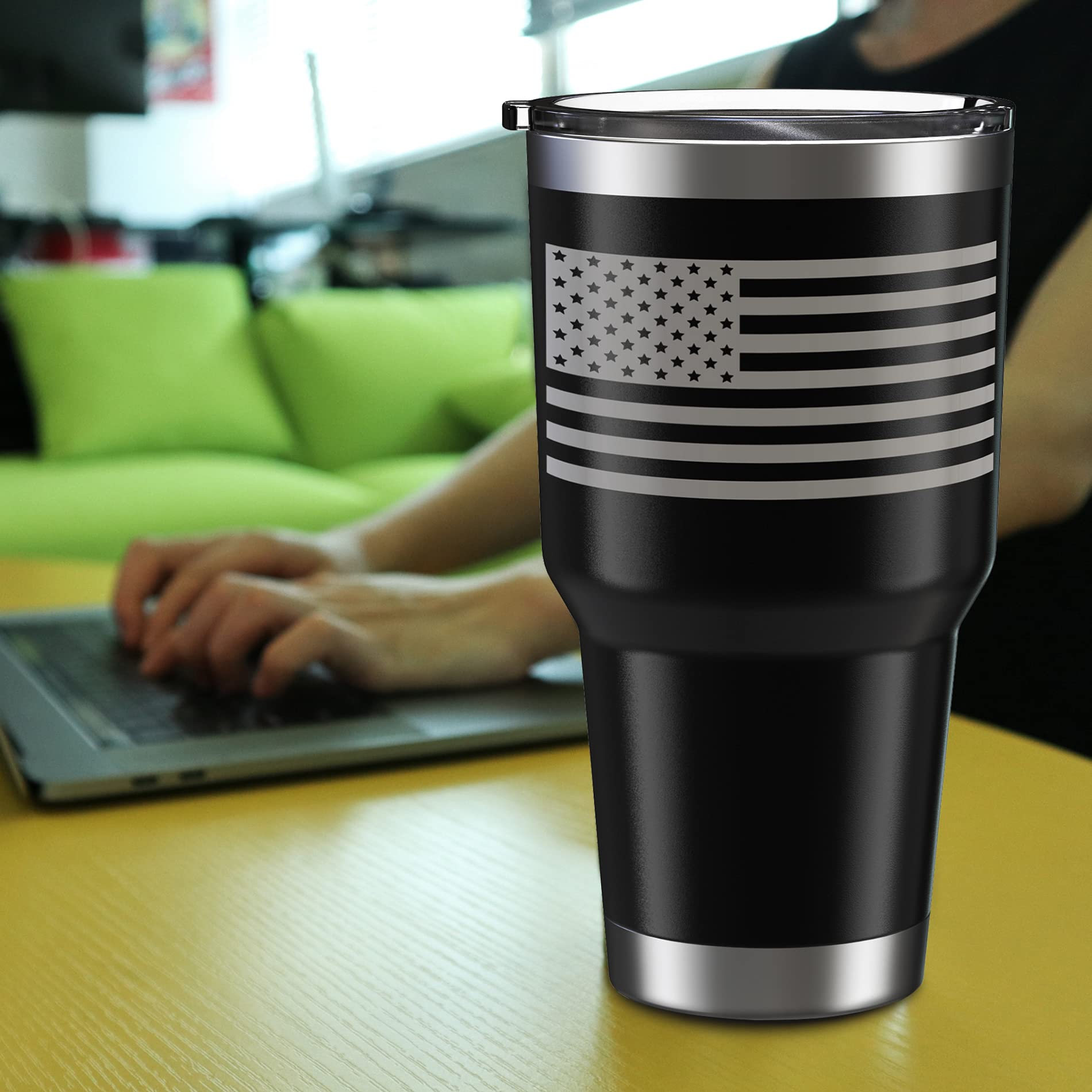 HEATO USA Flag Tumbler 20 oz, Double Wall Stainless Steel Insulated Travel Mug Coffee Cup with Lid for Ice Drinks & Hot Drinks (Black)
