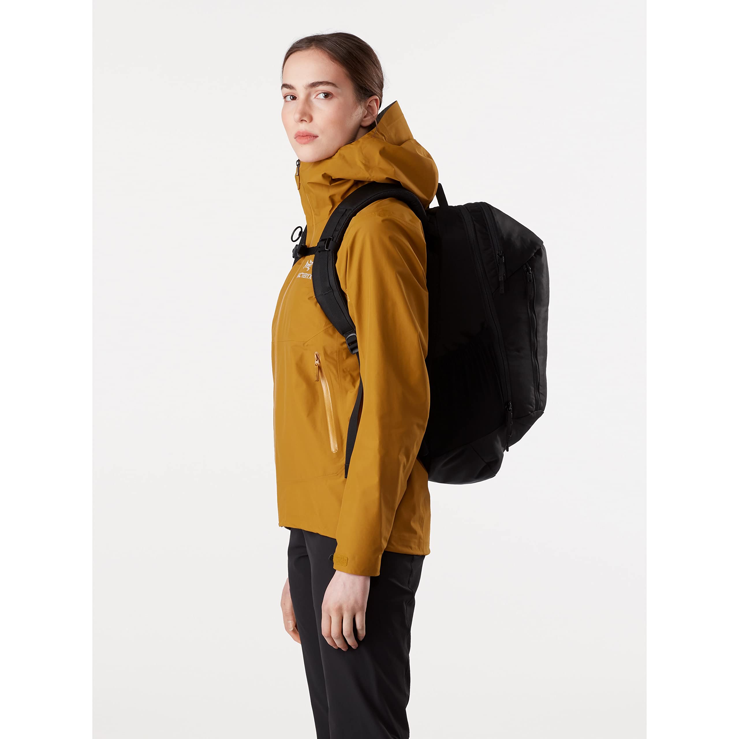 Arc'teryx Mantis 26 Backpack | Versatile Mid-Size Pack for Daily Use and Day Hikes | Black, One Size