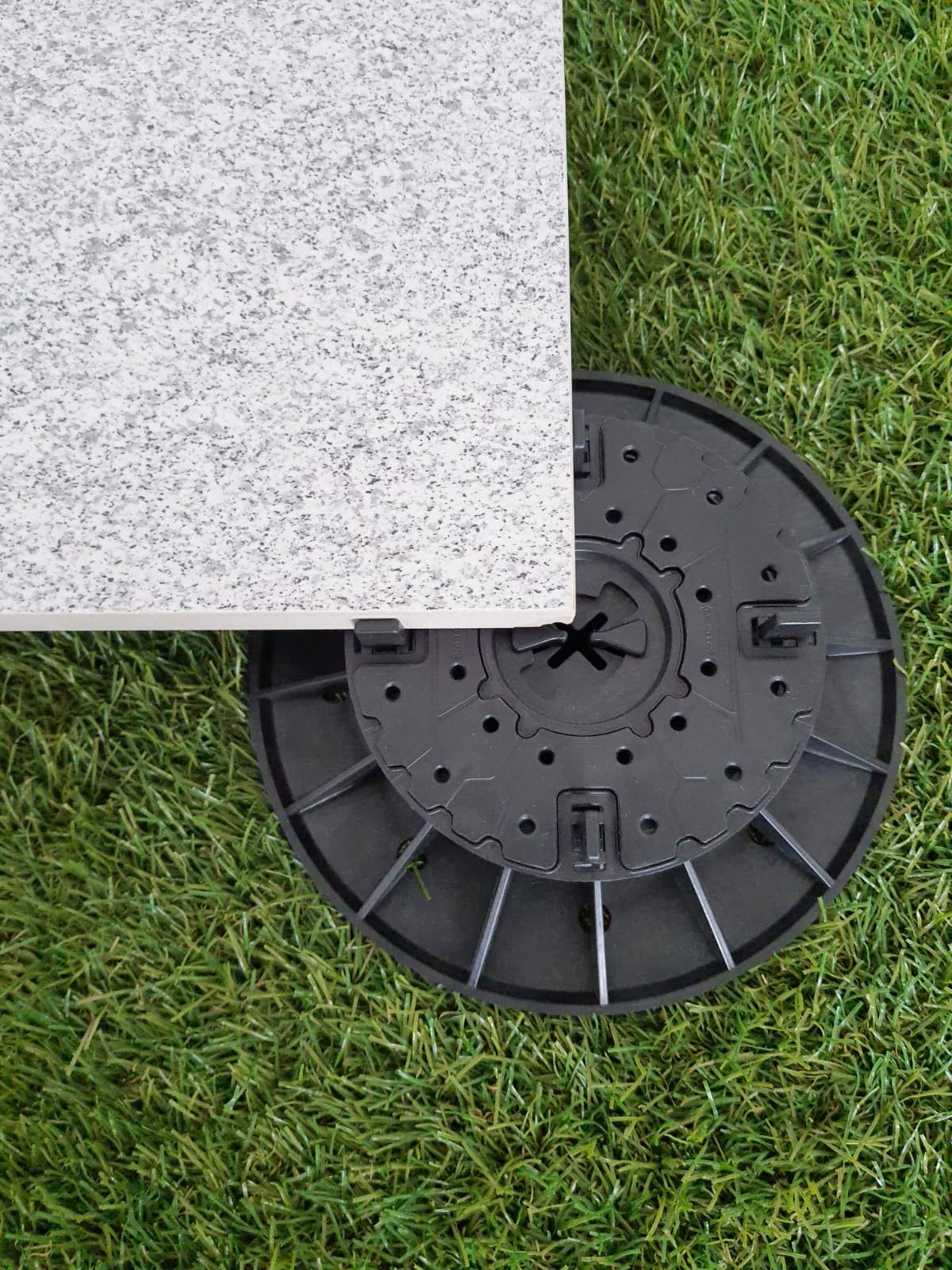 StrataRise Hercules 3000 Fixed Head Paver Pedestals > 37-60mm - 30 Pack