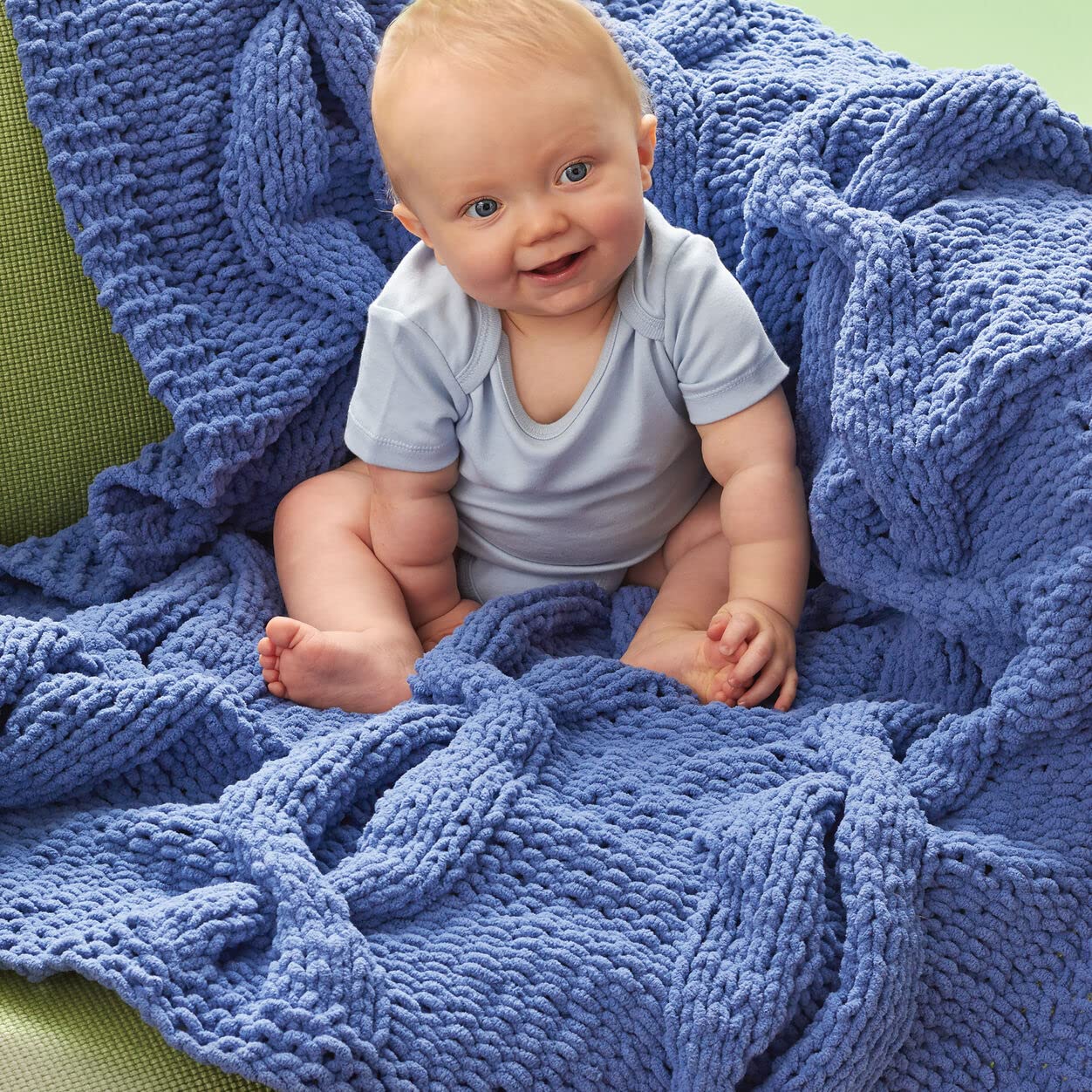 Bernat Baby Blanket Yarn - Big Ball (10.5 oz) - 2 Pack with Pattern Cards in Color (Baby Denim)