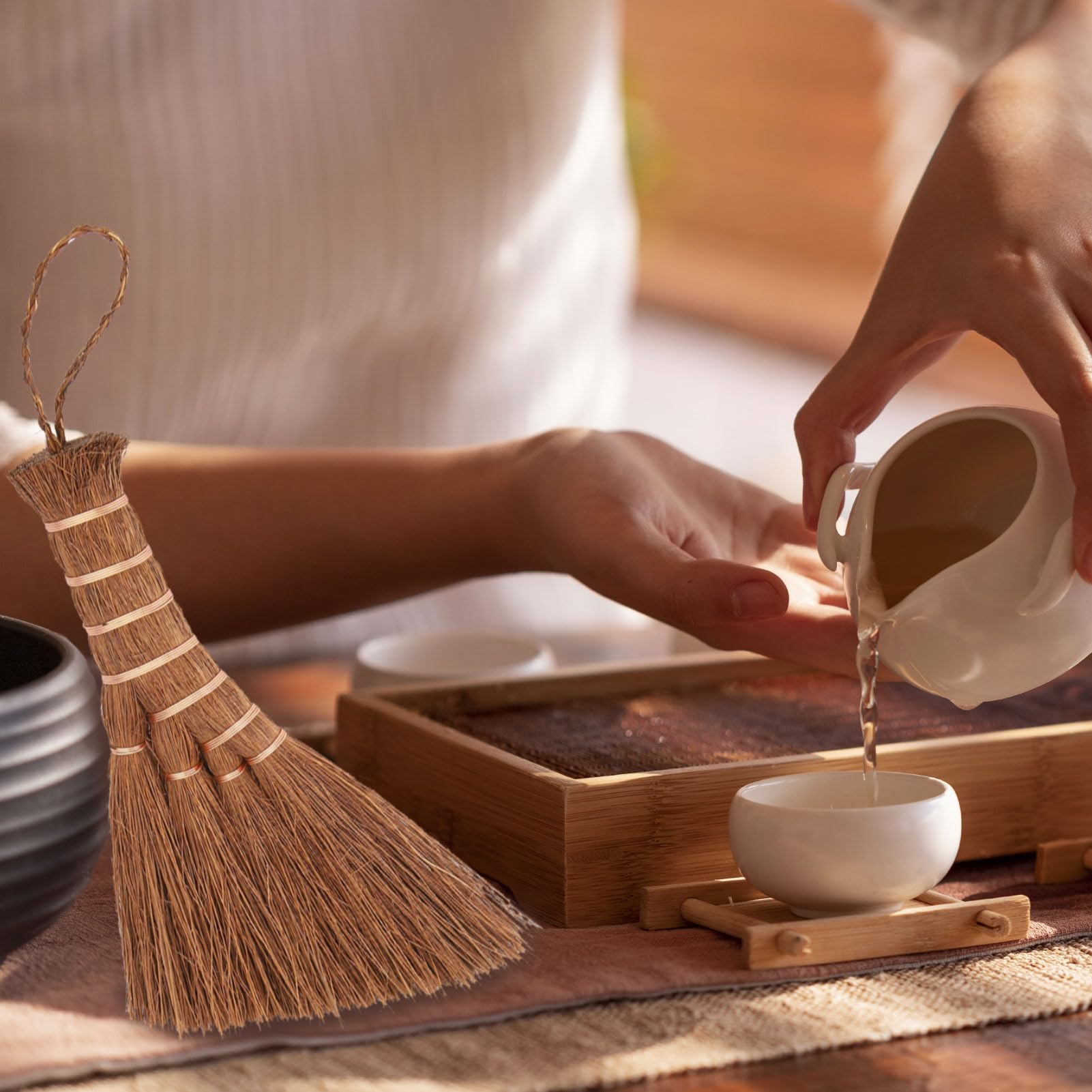 Whisk Broom, Mini Broom for Home Tea Tray Small Whisk Broom Small Broom Small Straw Tea Hand Broom Sweet Broom Tea Leaves