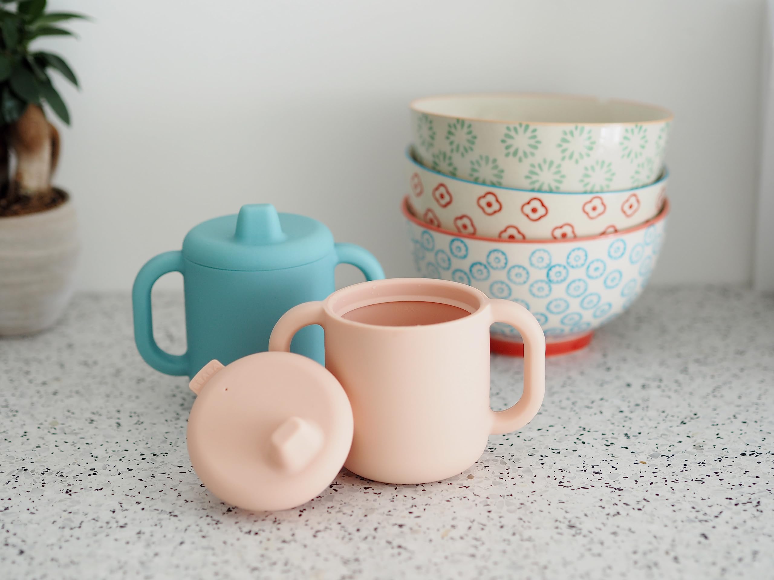Beaba Silicone Training Cup, Baby Sippy Cup, Silicone Sippy Cup for Baby, Silicone Toddler Sippy Cup, Silicone Baby Cup Toddler Cups with Leakproof Lid, 5.5 oz (Rain)