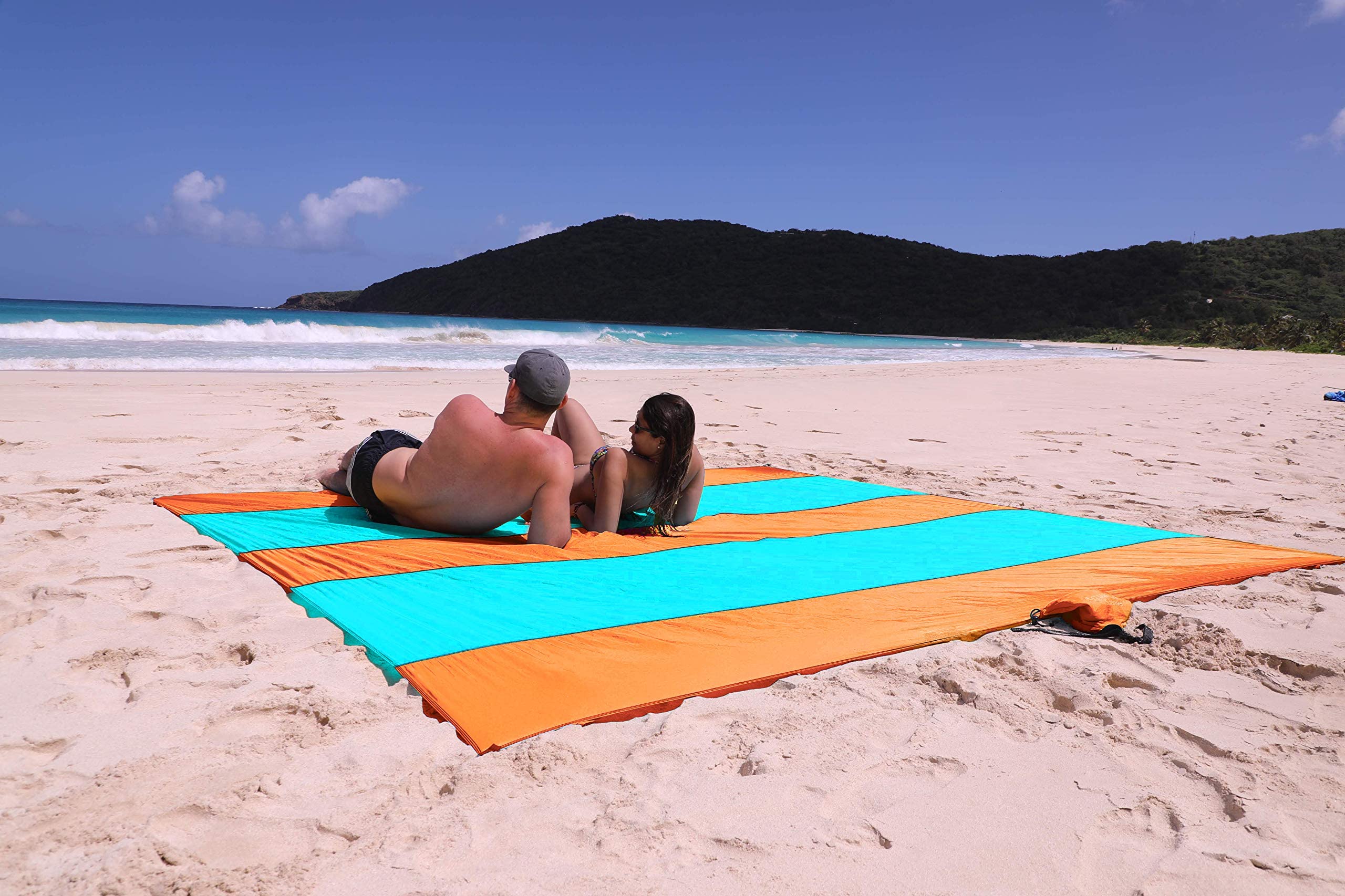 AQUATUS Premium XXL Beach Blanket Sandproof Water Resistant Quick Dry Mat 10ft by 9ft for 1-8 Adults with 4 Metal Stakes, 4 Corner Pockets, Secure Clip and Strap, and Attached Bag