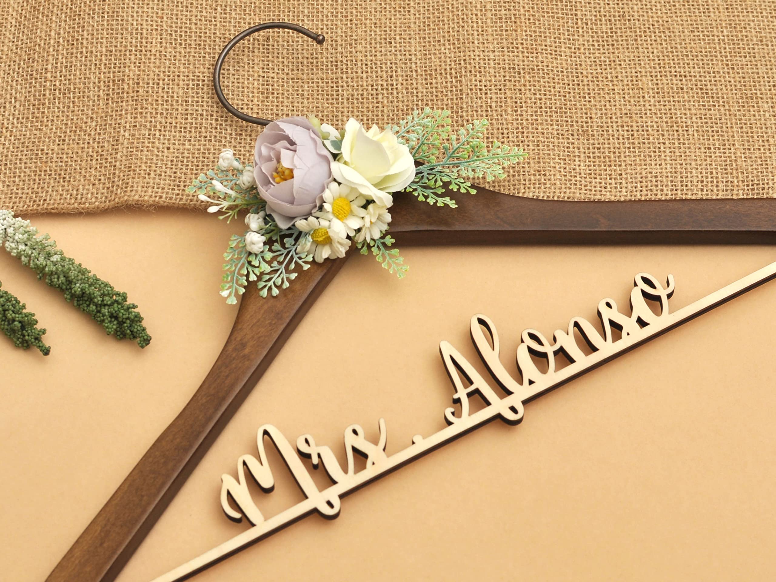 Bride hanger, wedding hanger, wood engraving,personalized bride hanger, lady hanger, custom hanger, honor maid, bridesmaid, The doctor hangers,Gift-giving hangers