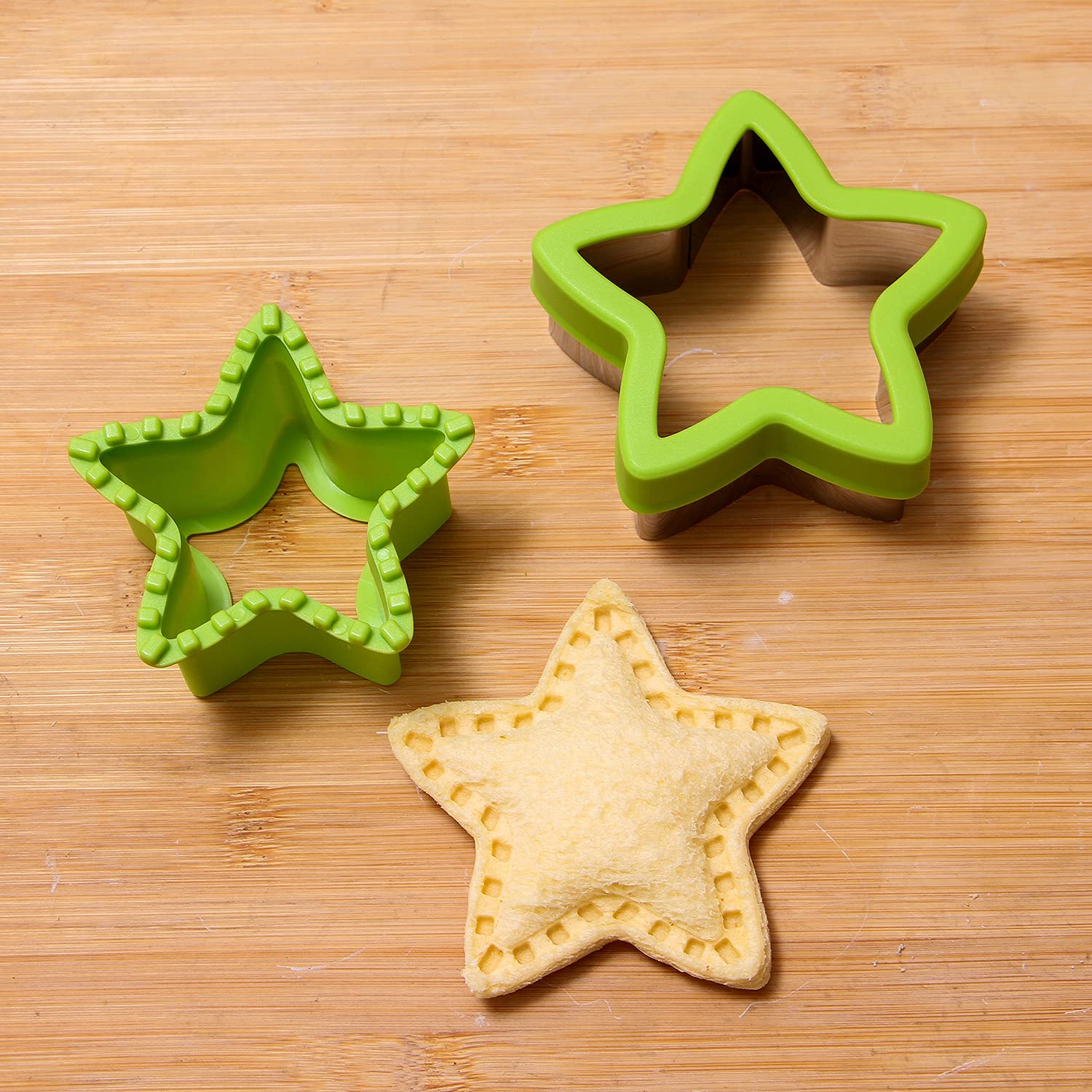 BakingWorld Sandwich Cutter and Sealer,Set of 4 Bread Sandwich Decruster Pancake Maker DIY Cookie Cutters for Kids Bento Box,Round Heart Star Square Shapes Sandwich Decruster Press Mold