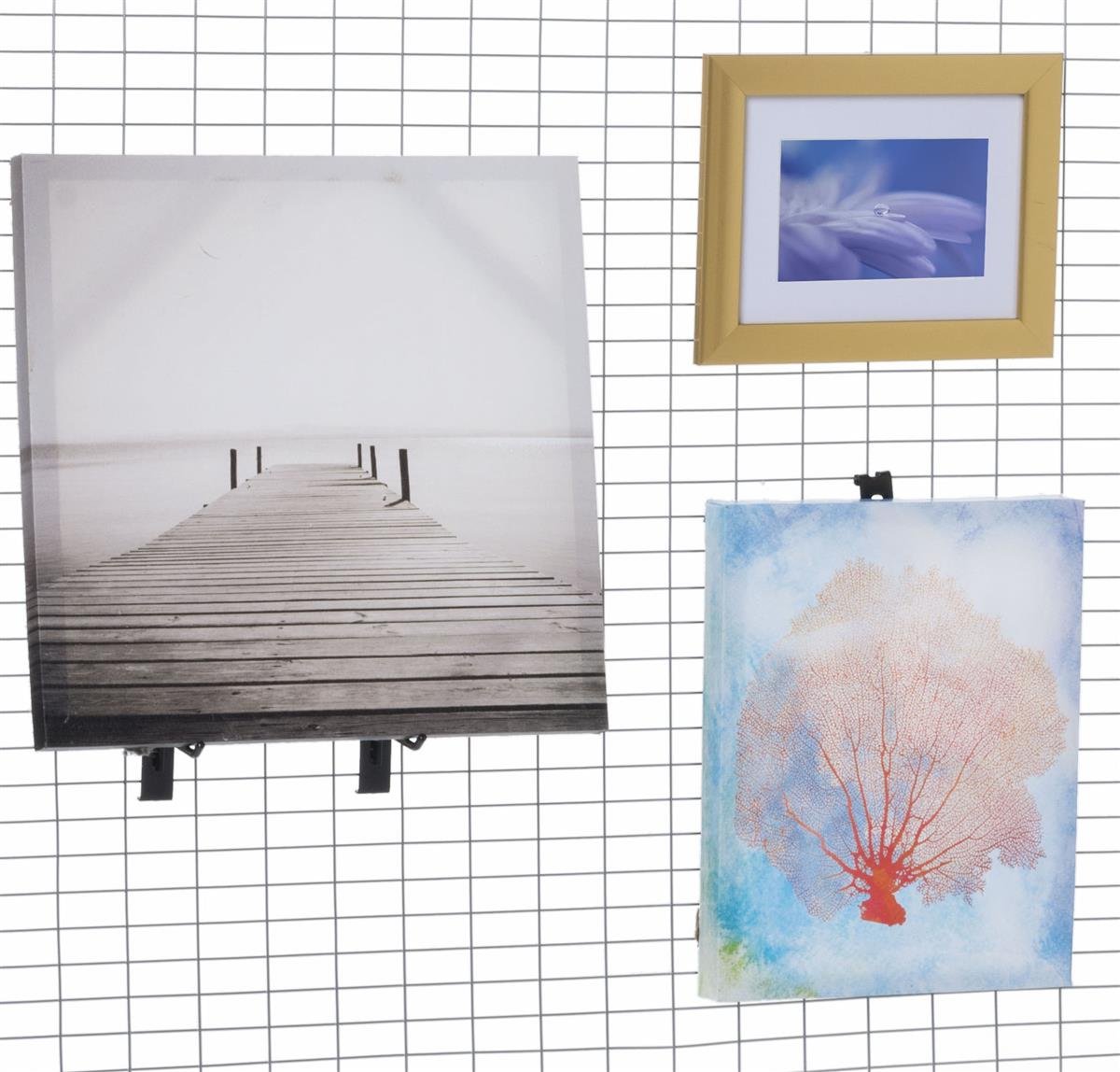 Displays2go Wire Grid Panel for Artwork, Iron Metal Construction, Powder Coated – Silver Finish (AD4PNLS)