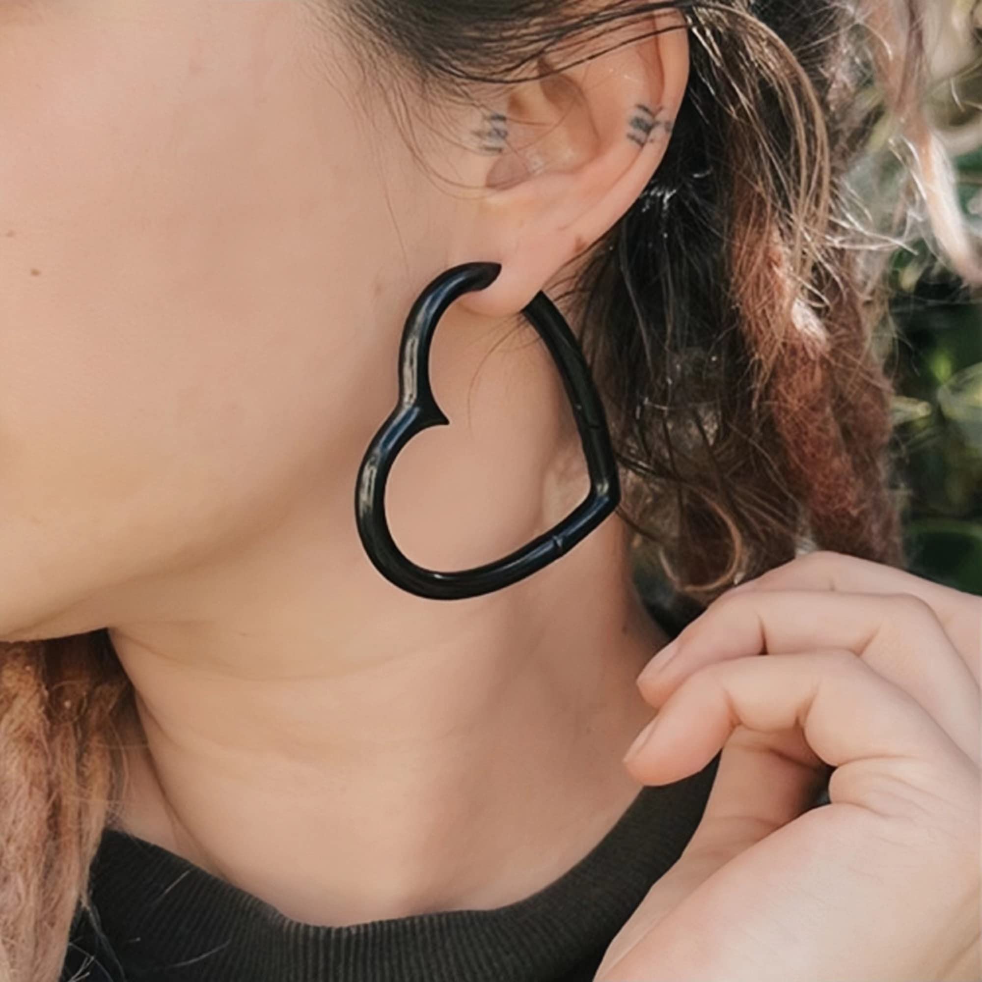 Atomhole 2PCS Ear Weights Hypoallergenic Heart Ear Hangers for Stretched Ear Gauges Plugs,316 Stainless Steel Body Jewelry Piercing Tunnel Expander (6mm(2G), Black)