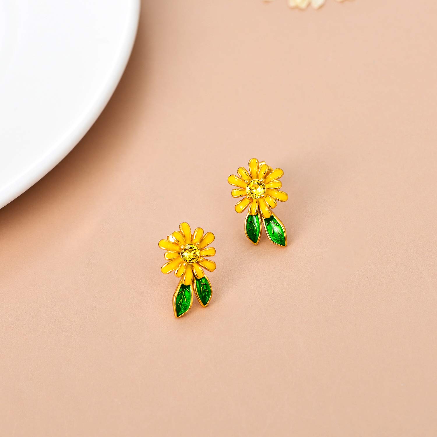 AOBOCO Hypoallergenic 925 Sterling Silver Daisy Flower Stud Earrings for Women