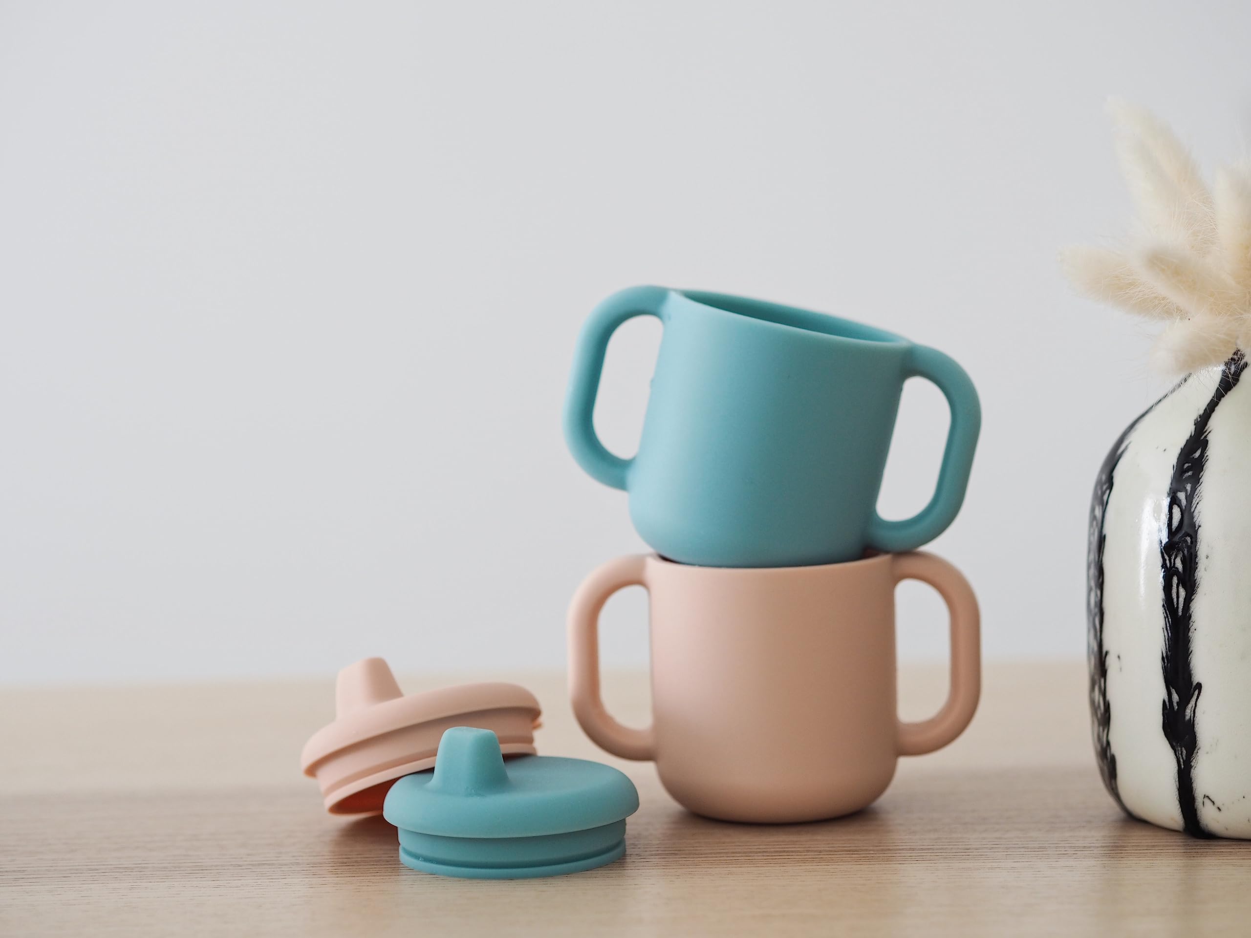 Beaba Silicone Training Cup, Baby Sippy Cup, Silicone Sippy Cup for Baby, Silicone Toddler Sippy Cup, Silicone Baby Cup Toddler Cups with Leakproof Lid, 5.5 oz (Rain)