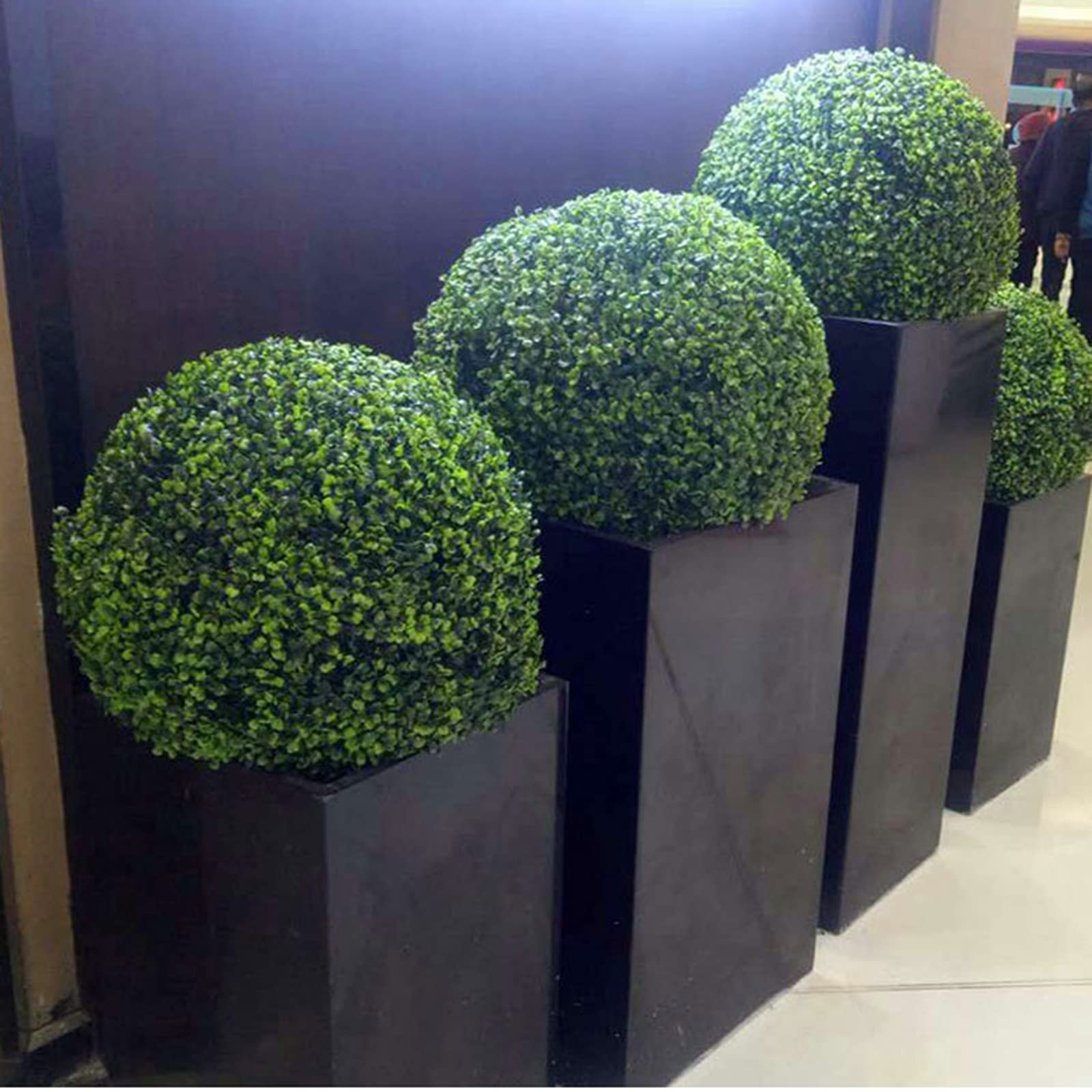 HUIKJI 2Pcs Faux Plant Ball,Green Plastic Ball-Decorative,Artificial gPlant Ball,Faux Plastic Decorative Balls for Backyard Balcony Garden Wedding and Home Décor 14.9in