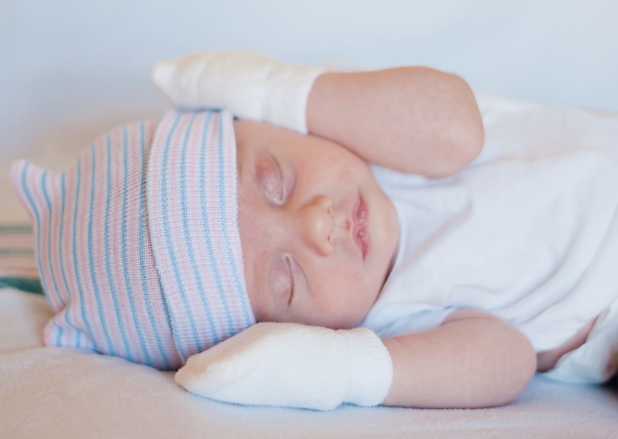White Newborn Baby Mittens by Nurses Choice (Includes 6 Pairs of No Scratch Cotton Mittens)