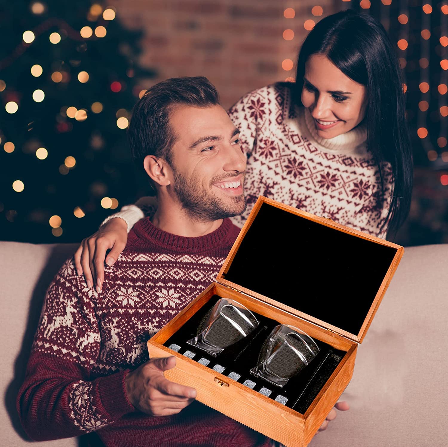 Bezrat Whiskey Cigar Glasses Gift Set - with Side Mounted Cigar Rest - Whisky Chilling Stones and accessories in Wooden Box - Scotch Bourbon Christmas Gift for Dad, Husband, Fathers Day, Birthday