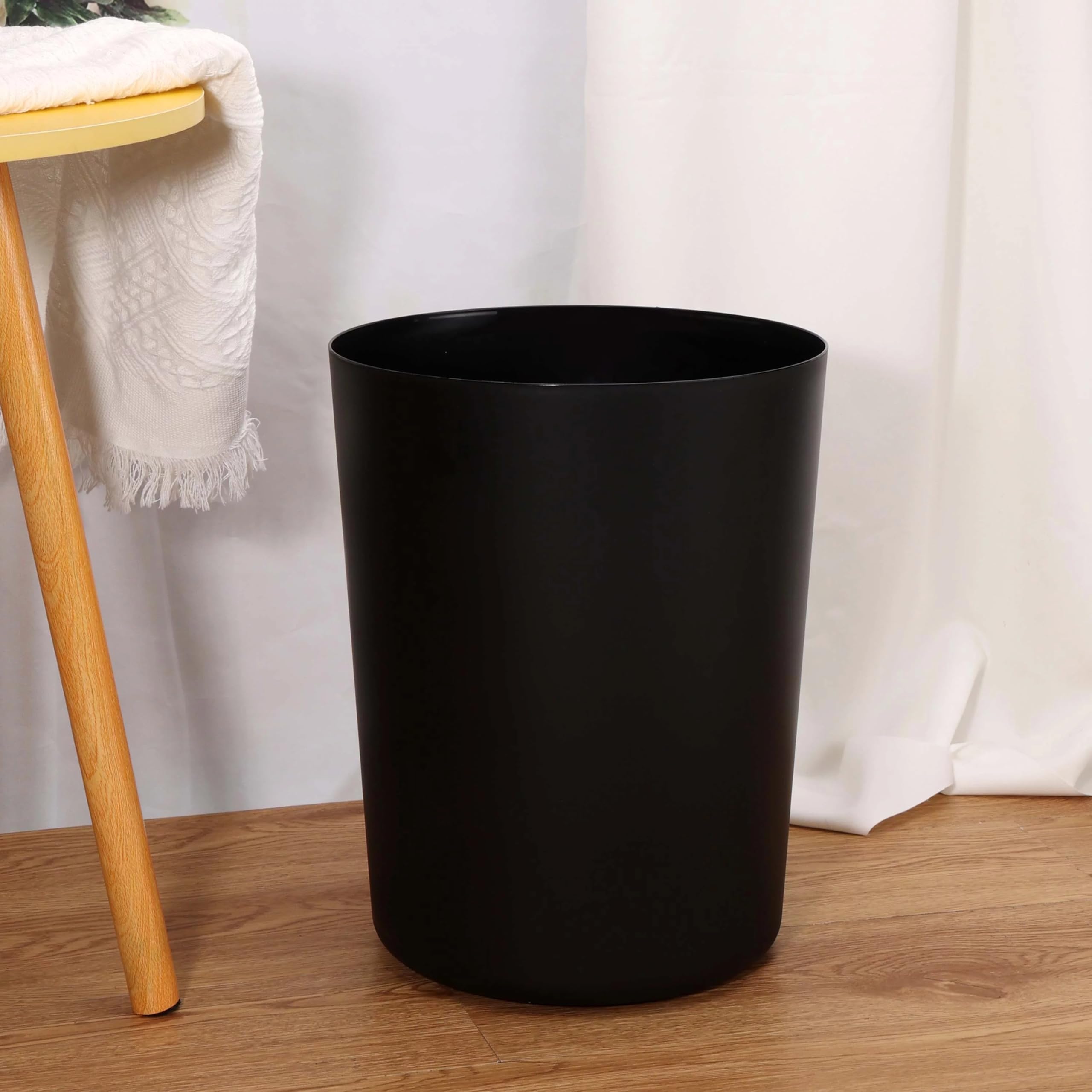 BHCHA 5 Gallon Trash Can, Plastic Office Trash Can, Black Matte