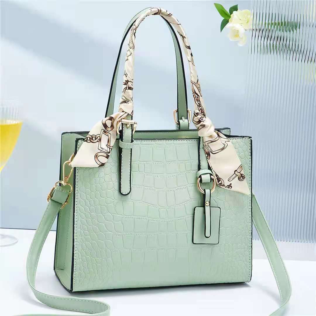 Bag Girl 2022 New Crocodile Pattern Tote Bag Foreign Trade Solid Color Ladies Bag Shoulder Messenger Bag Handbag (?)