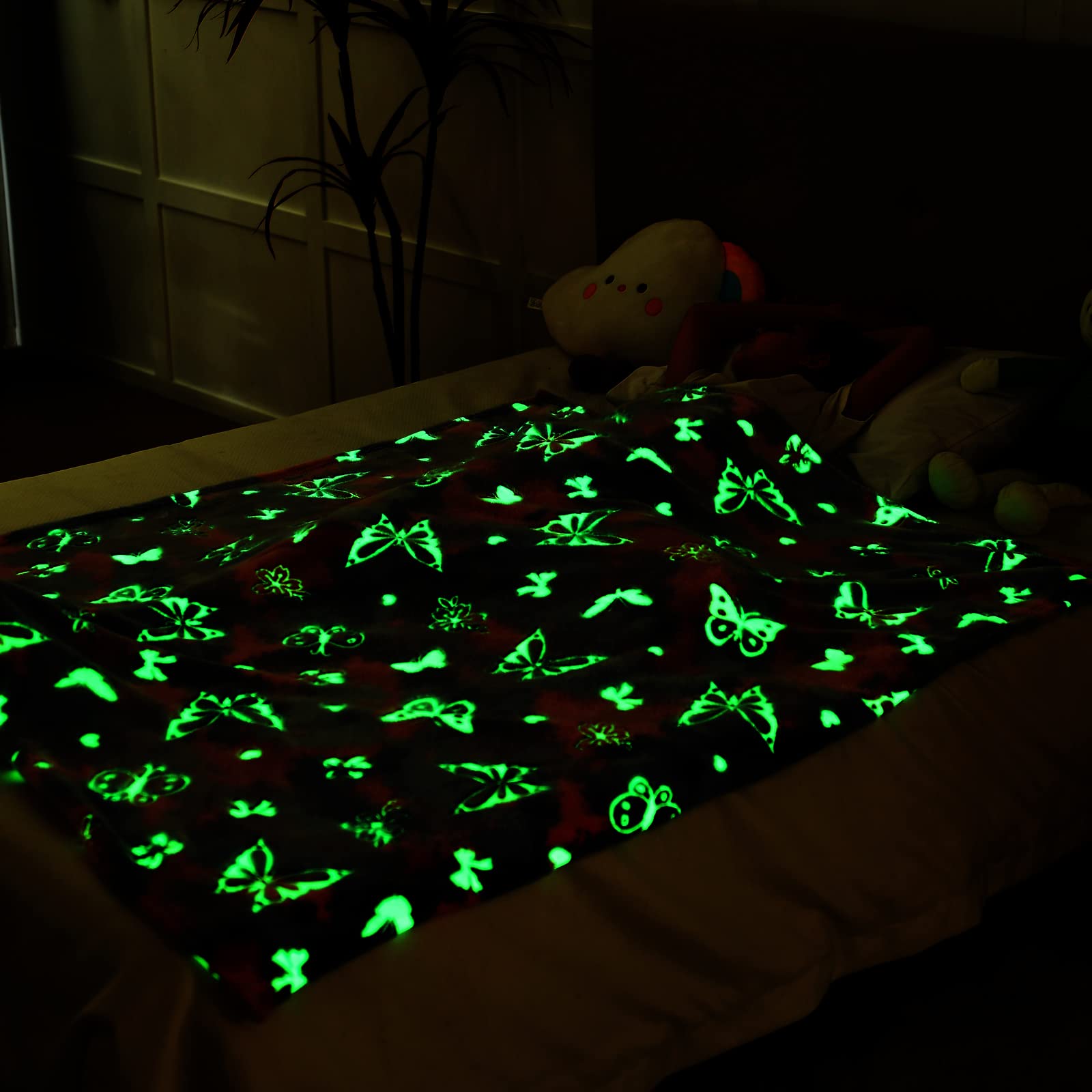 Yaning Glow in The Dark Butterfly Blanket, Soft Cozy Cute Fluffy Luminous Blanket for Kids Girls Teens Gift, Purple, 50x60 inches