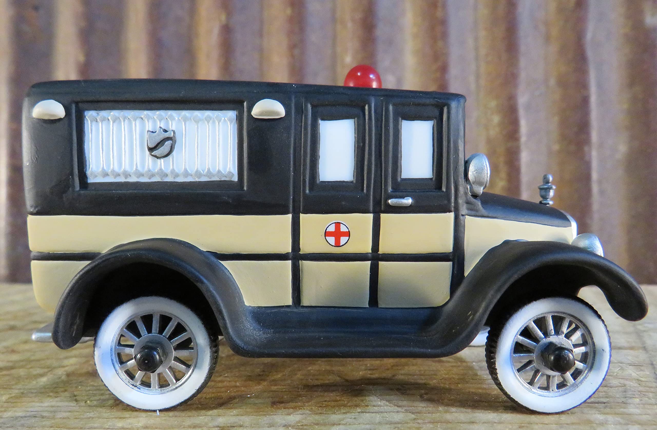 Department 56 The City Ambulance 56.58910