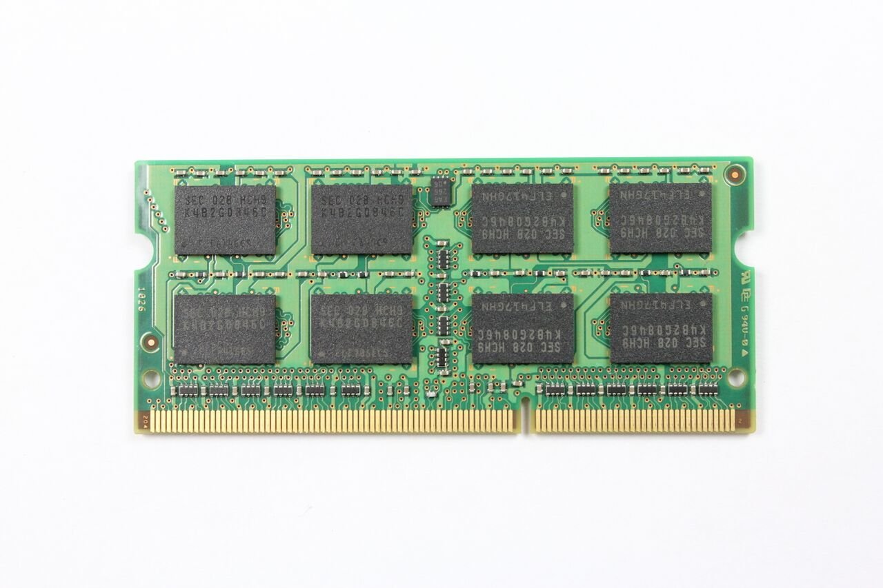 Samsung M471B5273CH0-CH9 4gb Ddr3 1333mhz Pc3-10600 204-Pin Non-Ecc