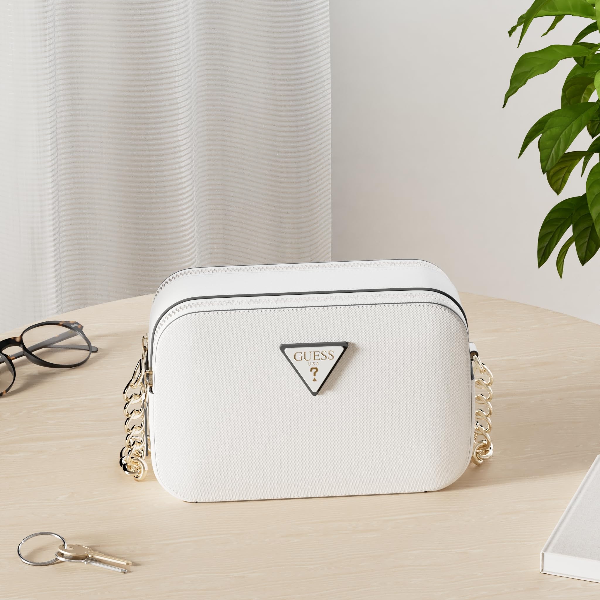 GUESS Noelle Crossbody Camera, White