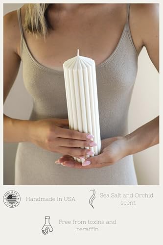 LAWA Ribbed Peak Pillar Candle - Large Beautiful Handmade Pillar Scented Soy Wax Candle Elegant Bubble Aesthetic Candle Housewarming Gift Home Room Shelf Decor Idea White (Small)