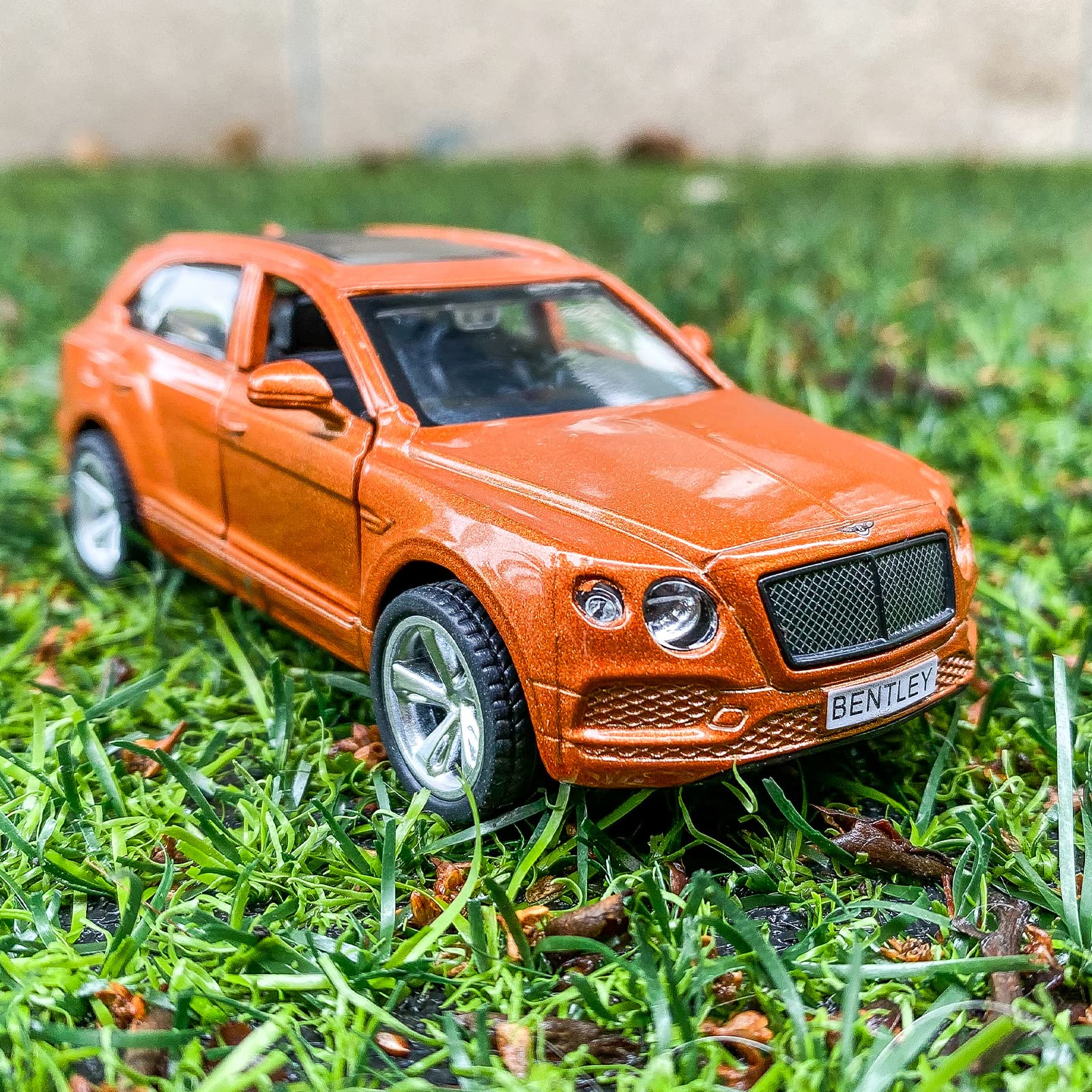 BDTCTK Compatible for 1:45 Bentley Bentayga Model Car, Zinc Alloy Pull Back Toy Car for Kids Boy Girl Orange