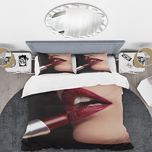 DESIGN ART Designart 'Applying Red Lipstick On Lips' Modern Duvet Cover Comforter Set Full/Queen Cover + Comforter + 2 Shams 4 Piece