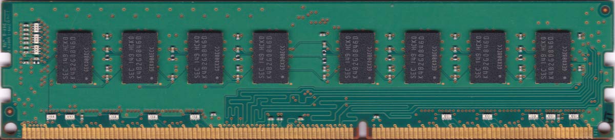 Samsung 4GB PC3-12800 DDR3-1600MHz non-ECC Unbuffered CL11 240-Pin DIMM M378B5273DH0-CK0